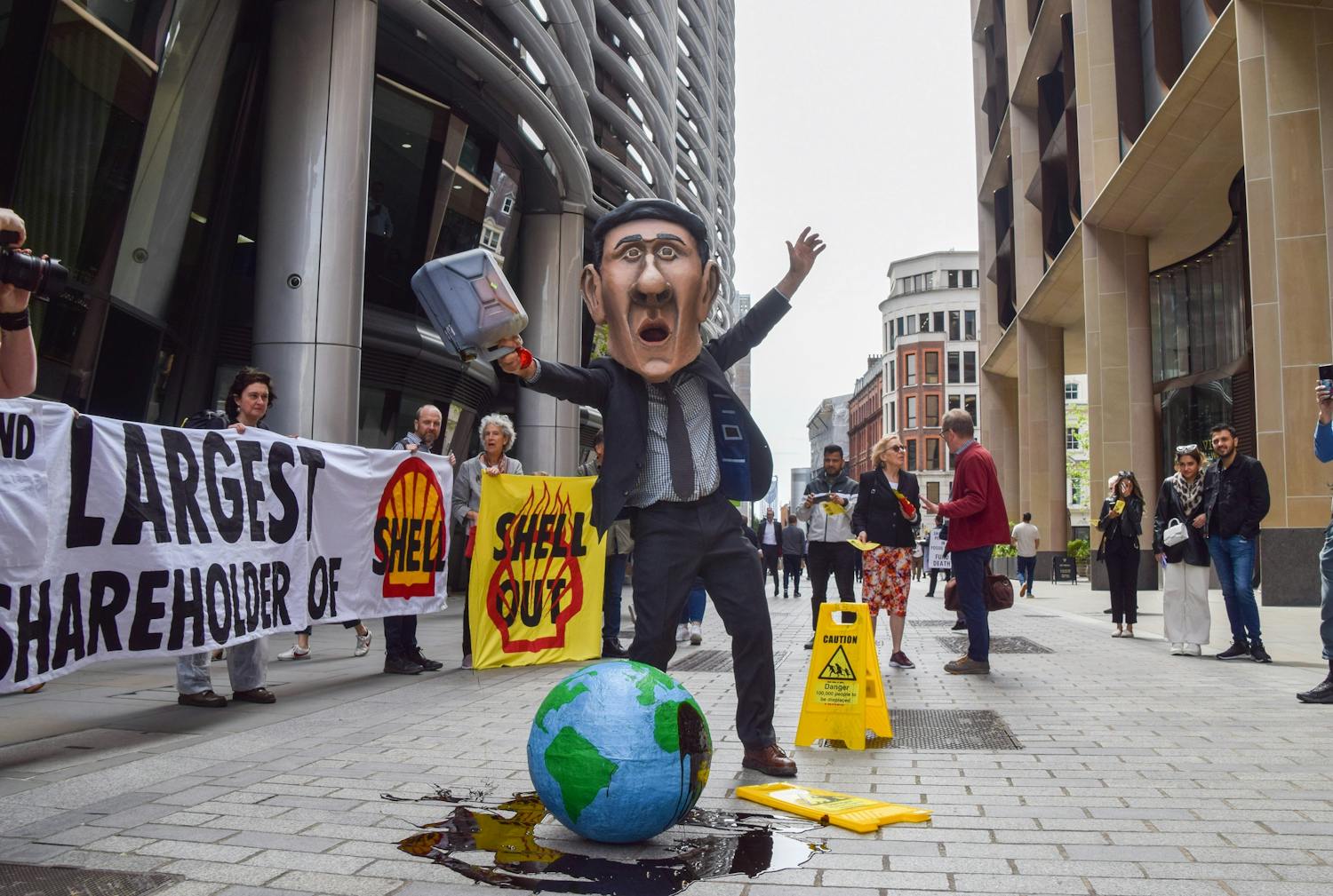 'Het is niet de vraag of Shell groen wíl, maar of het kán' | BNR ...