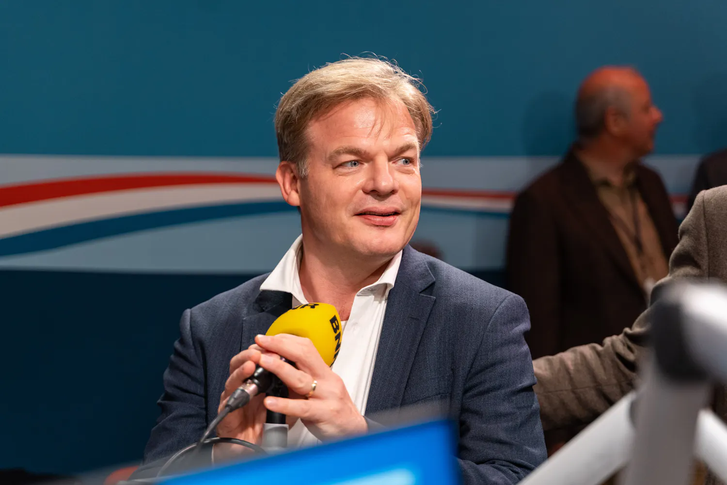 Besluiteloosheid doet Omtzigt de das om, NSC verliest vier zetels | BNR ...