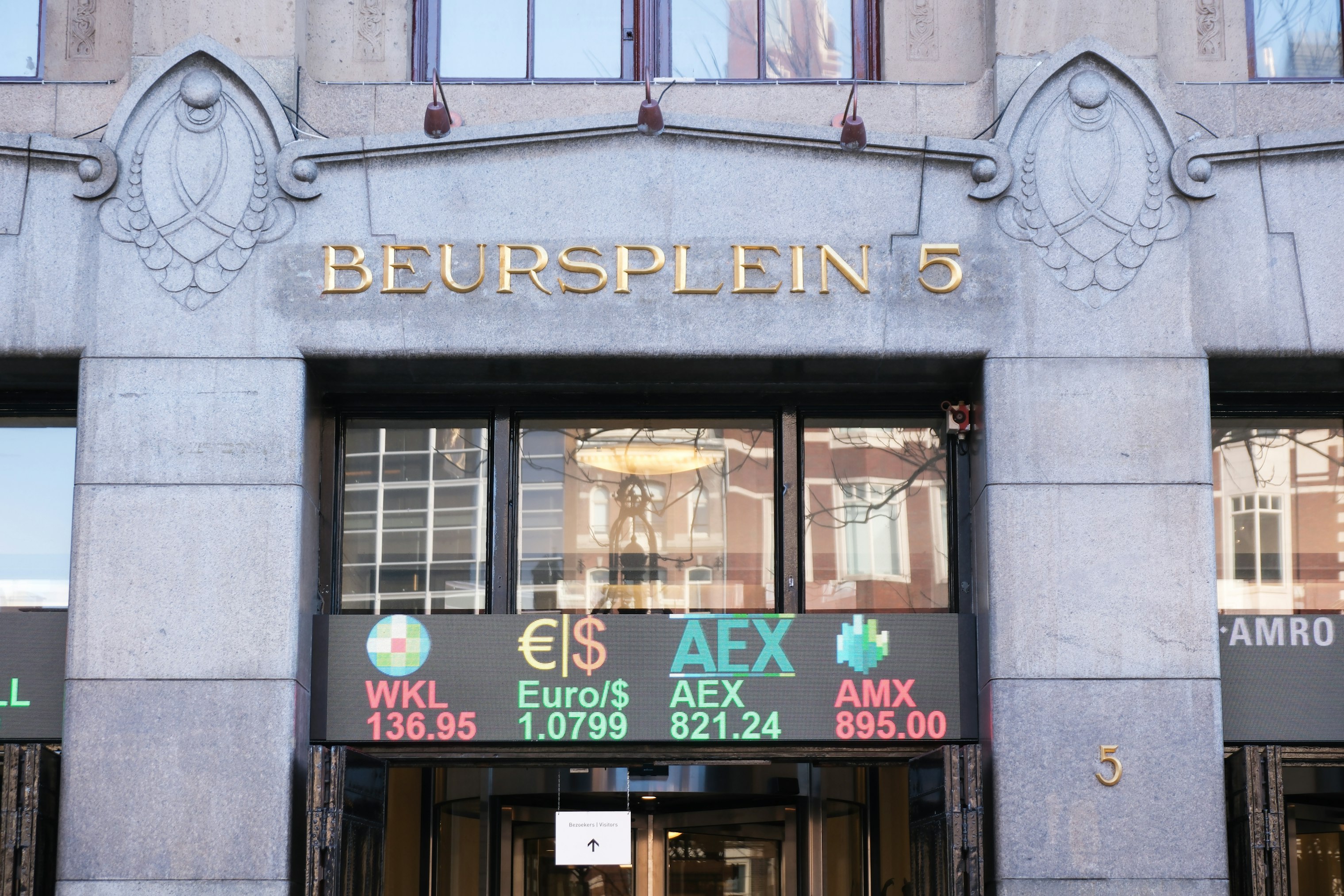 AEX-index bereikt hoogste stand ooit op 830 punten | BNR Nieuwsradio