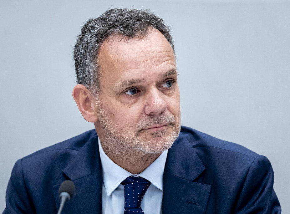 Minister Veldkamp: Minder ambassades en minder bezuinigen | BNR Nieuwsradio