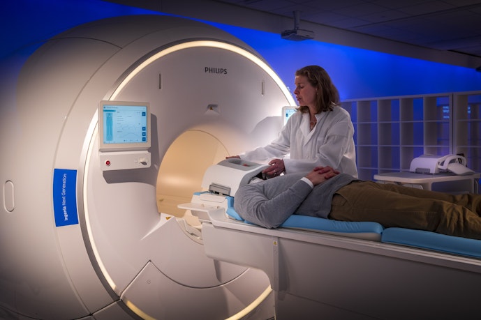 Opnieuw problemen bij Philips, brandwonden door MRI-scanners | BNR ...
