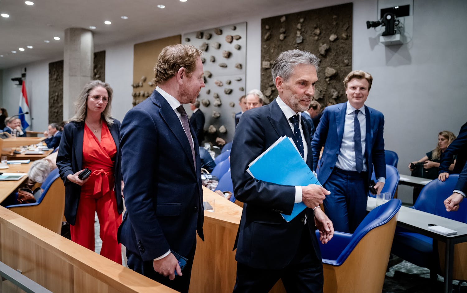 Ondanks EU-boycot gaat minister Van Weel wel naar Hongarije: ‘Schoof balanceert’ | BNR Nieuwsradio