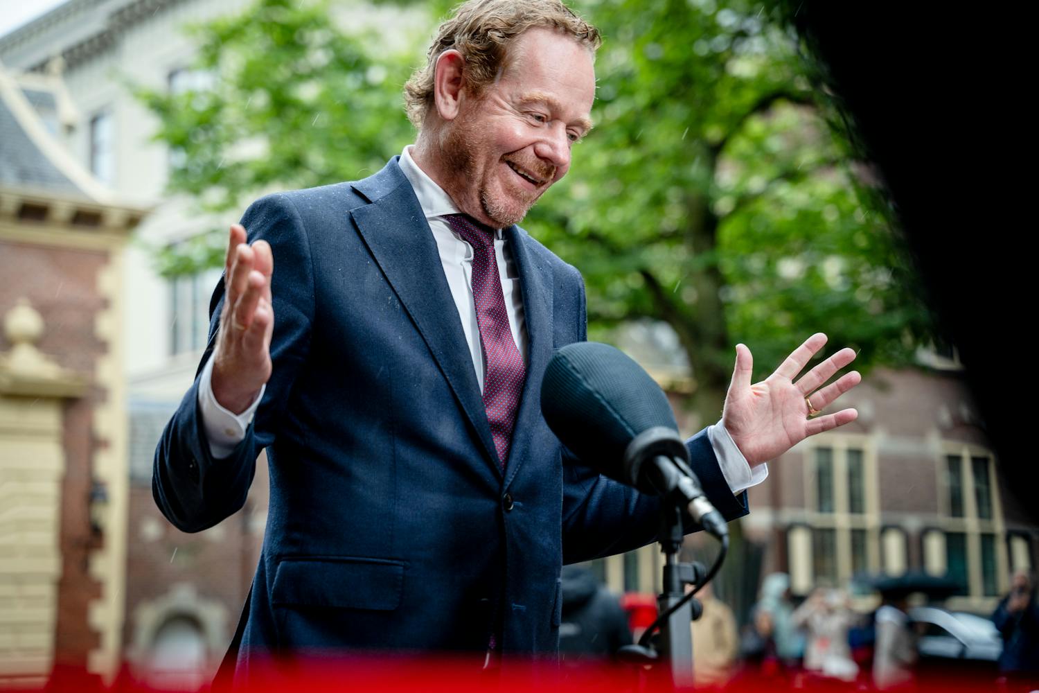 Minister Van Weel over omstreden EU-top in Boedapest: ‘Nuttige gesprekken gehad’ | BNR Nieuwsradio