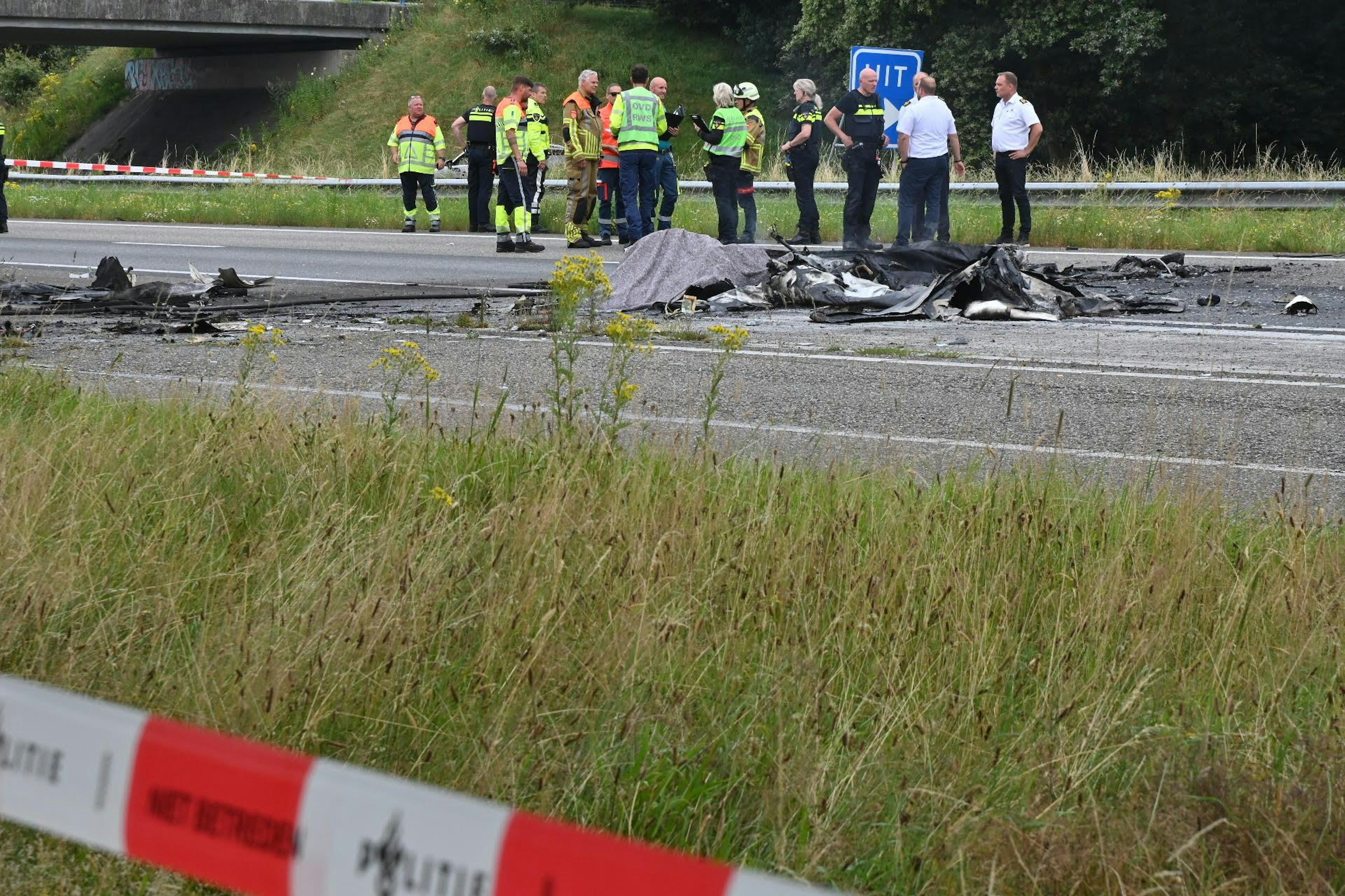 Dode bij vliegtuigcrash op de A58 bij Breda | BNR Nieuwsradio