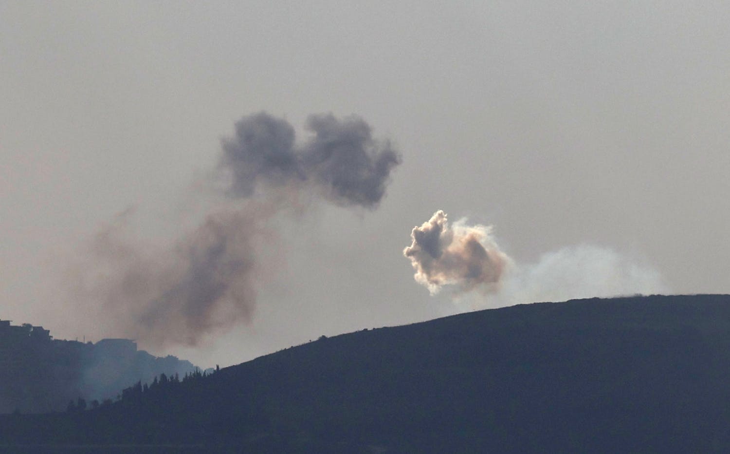 Hezbollah en Israël blijven elkaar aanvallen: ‘Ongetwijfeld gaan nog rode lijnen overschreden ...