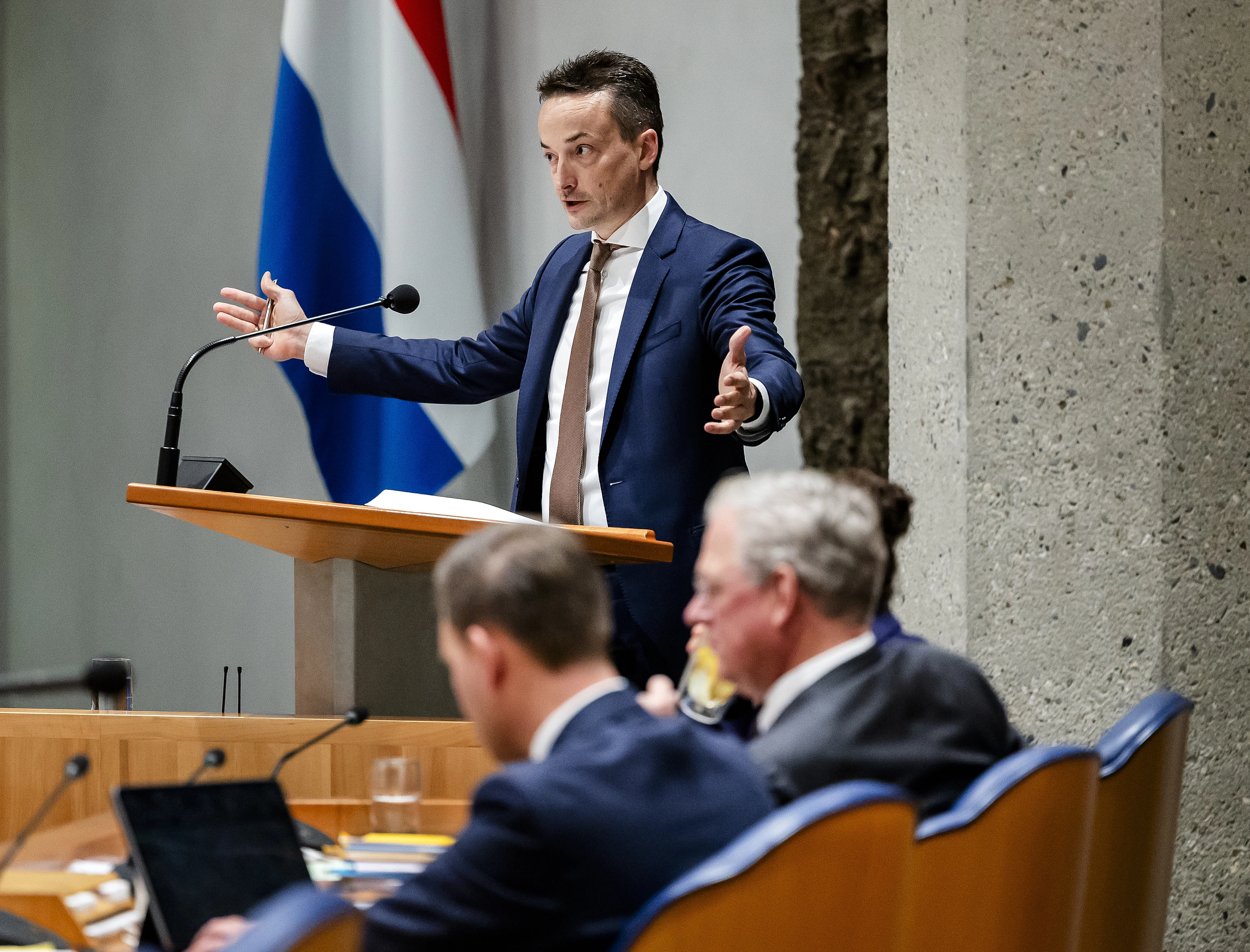 Multimiljonair nieuwe staatssecretaris van Financiën, Tjebbe van ...