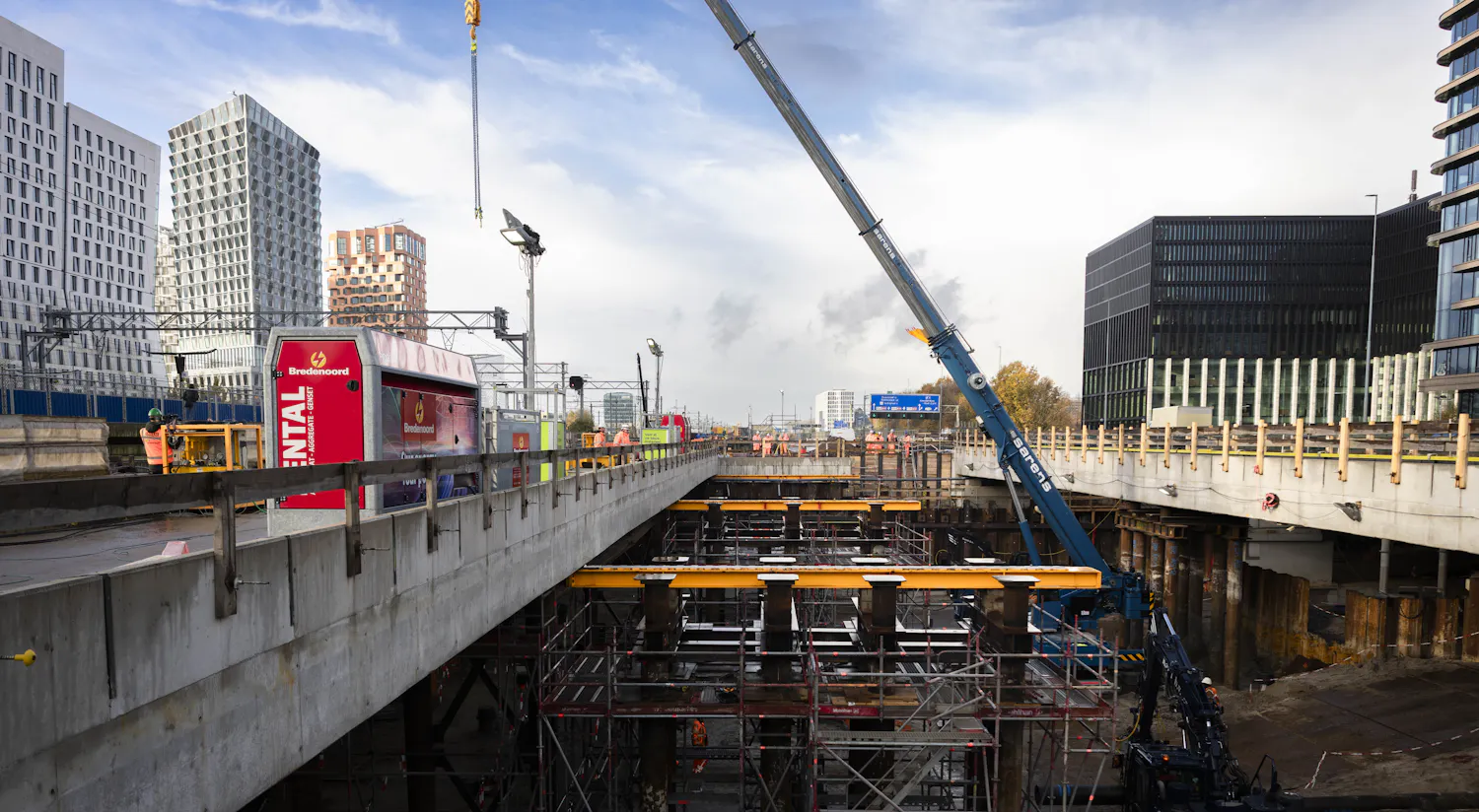 Technische tegenslag bij verplaatsing Zuidas-betondek van anderhalf ...