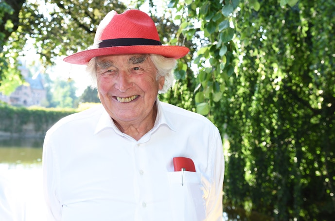 Cor van Zadelhoff: ‘Ik heb de makelaardij totaal opengegooid’ | BNR ...