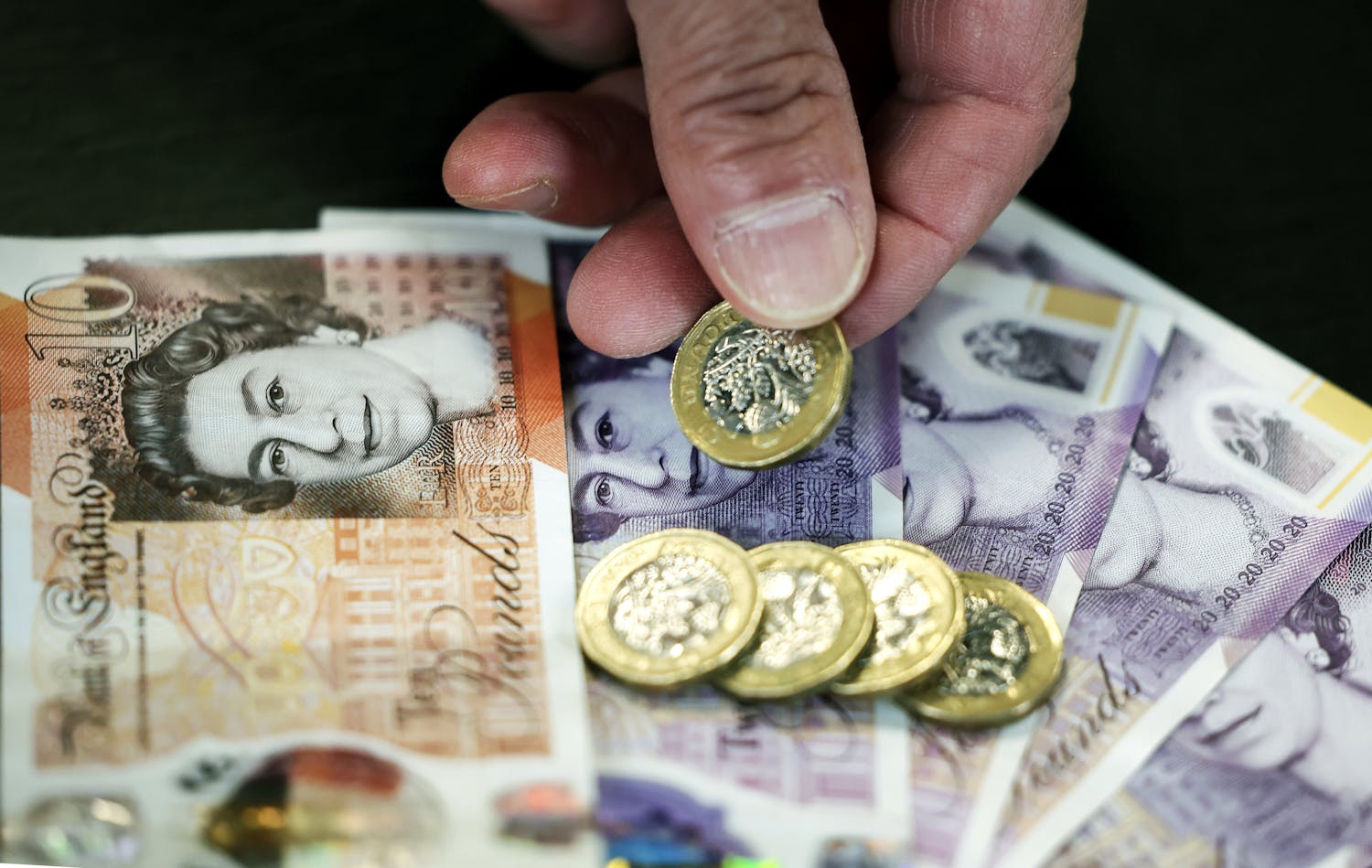 Britse pond daalt naar dieptepunt, economische misère VK houdt aan ...