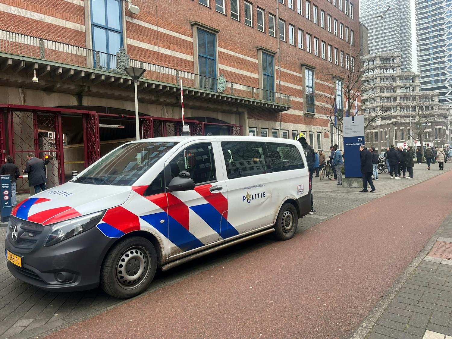 Ministeries korte tijd ontruimd om indringer: Moest voor rechter ...