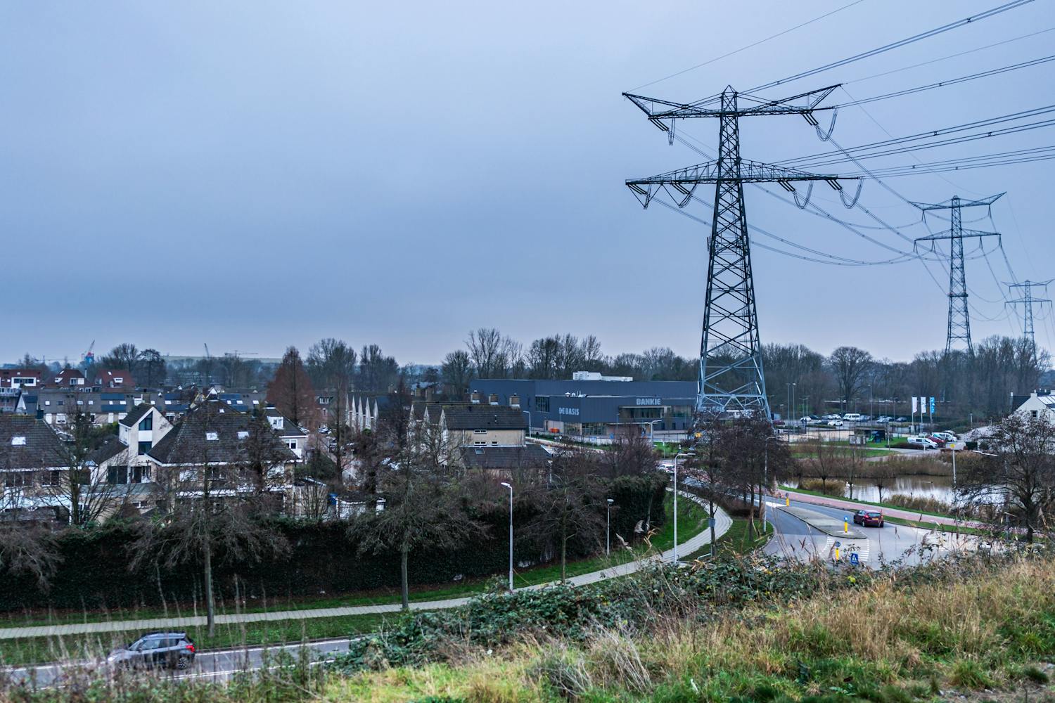 TenneT-directeur: niemand wil een hoogspanningslijn in zijn achtertuin | BNR Nieuwsradio