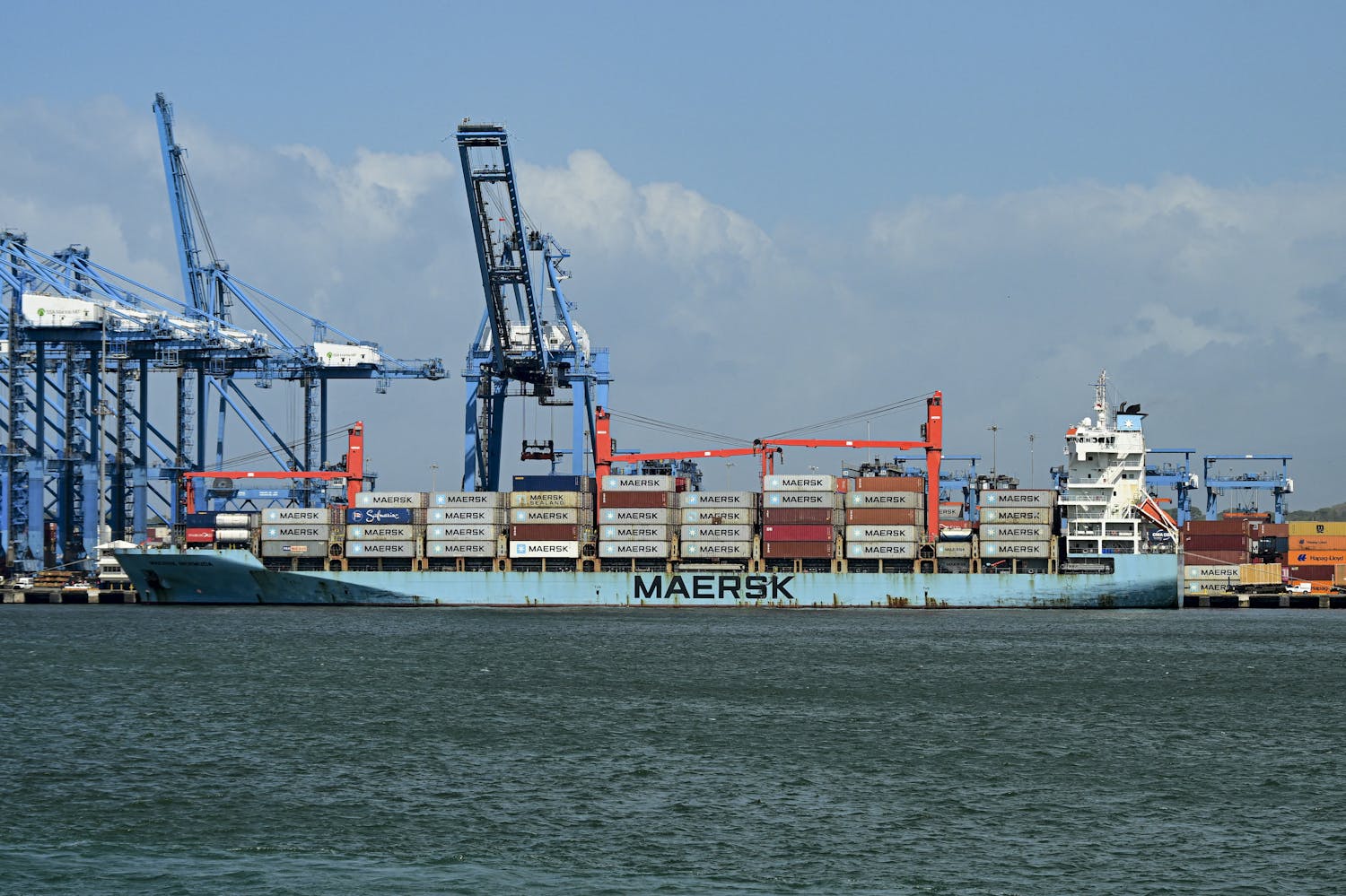 Suezkanaal rekent op volledig herstel scheepvaartverkeer in 2025 | BNR Nieuwsradio