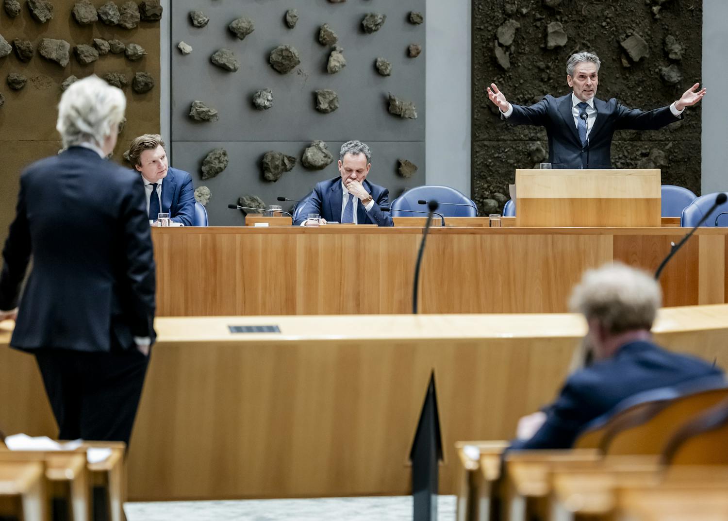 Schoof voelt ‘breed mandaat’ voor extra steun aan Oekraïne, maar wil ...