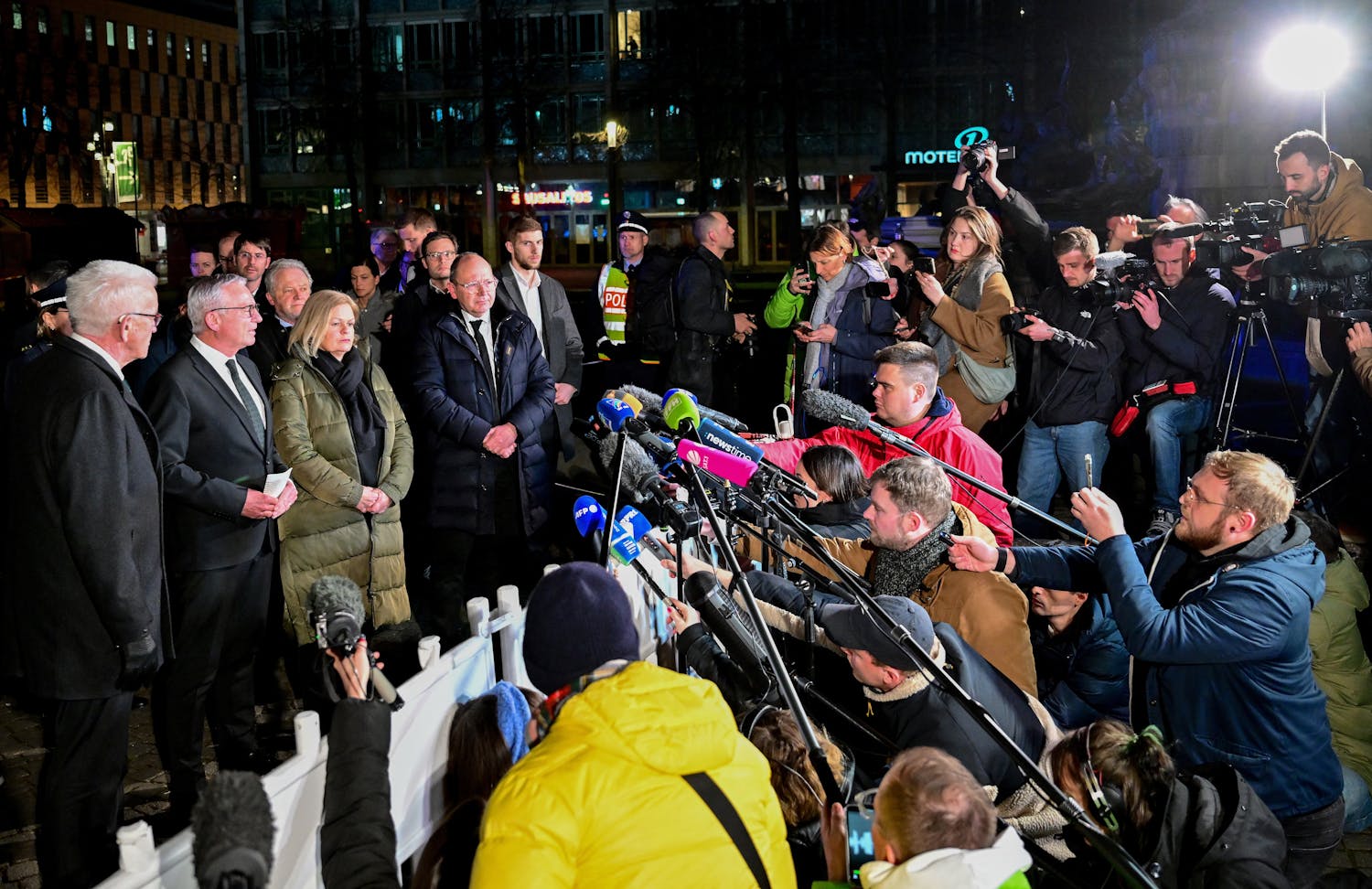 Aanrijding Mannheim lijkt niet politiek gemotiveerd, politie gaat uit van een stoornis | BNR ...