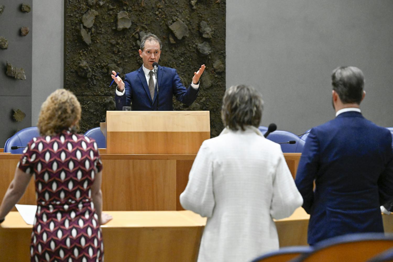 Kabinet grijpt in op Wet DBA, komt met eisen rond schijnzelfstandigheid | BNR Nieuwsradio