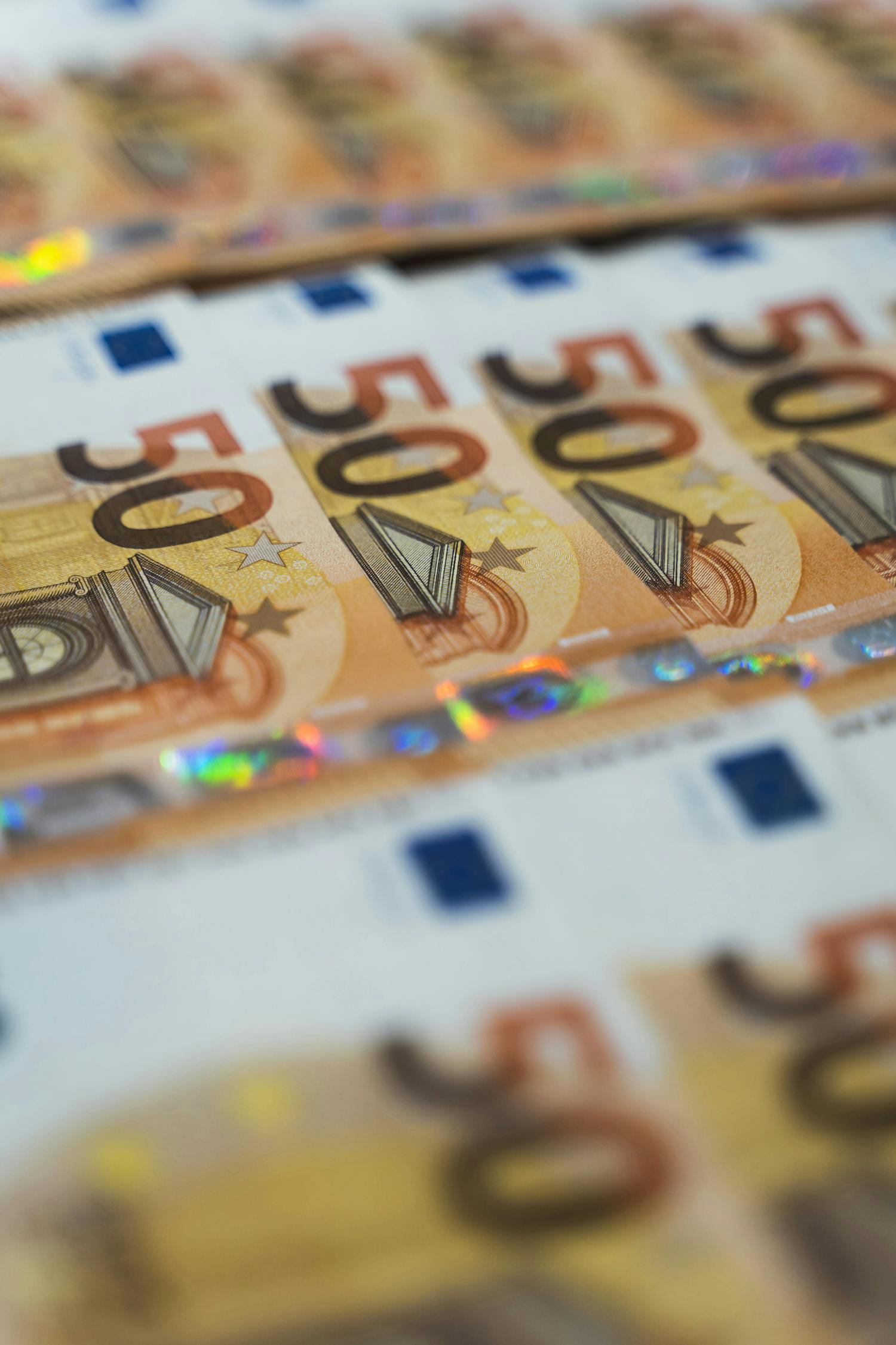 Pensioenfondsen hebben fors meer geld in kas, ondanks verliezen op ...