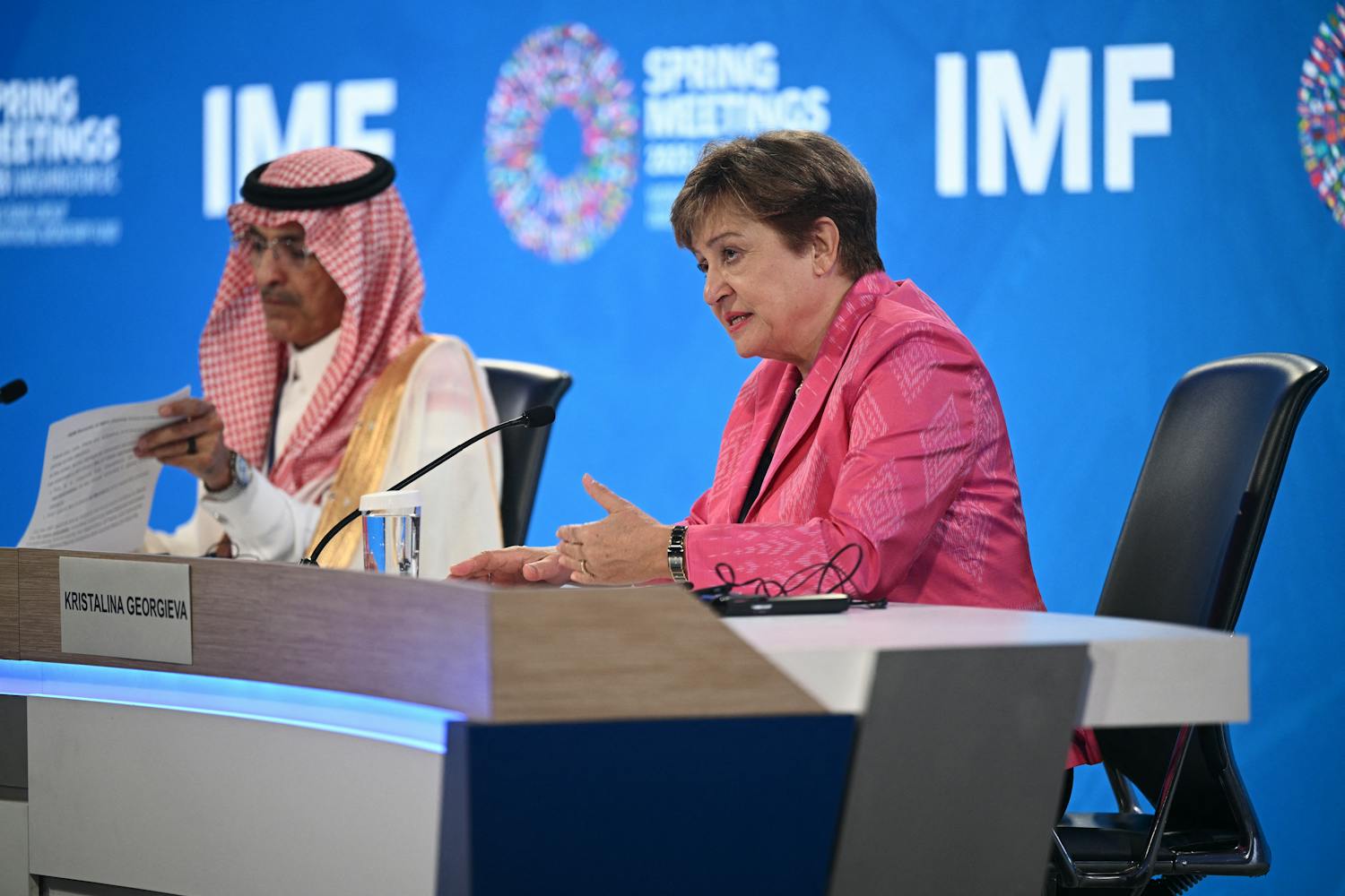 Handelsoorlog | Trump minder geliefd dan andere presidenten na eerste 100 dagen | BNR Nieuwsradio