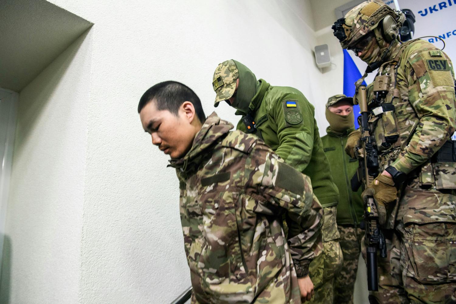 Chinese huurling slaat alarm, mishandeld door Russisch leger: ‘Blijf ...