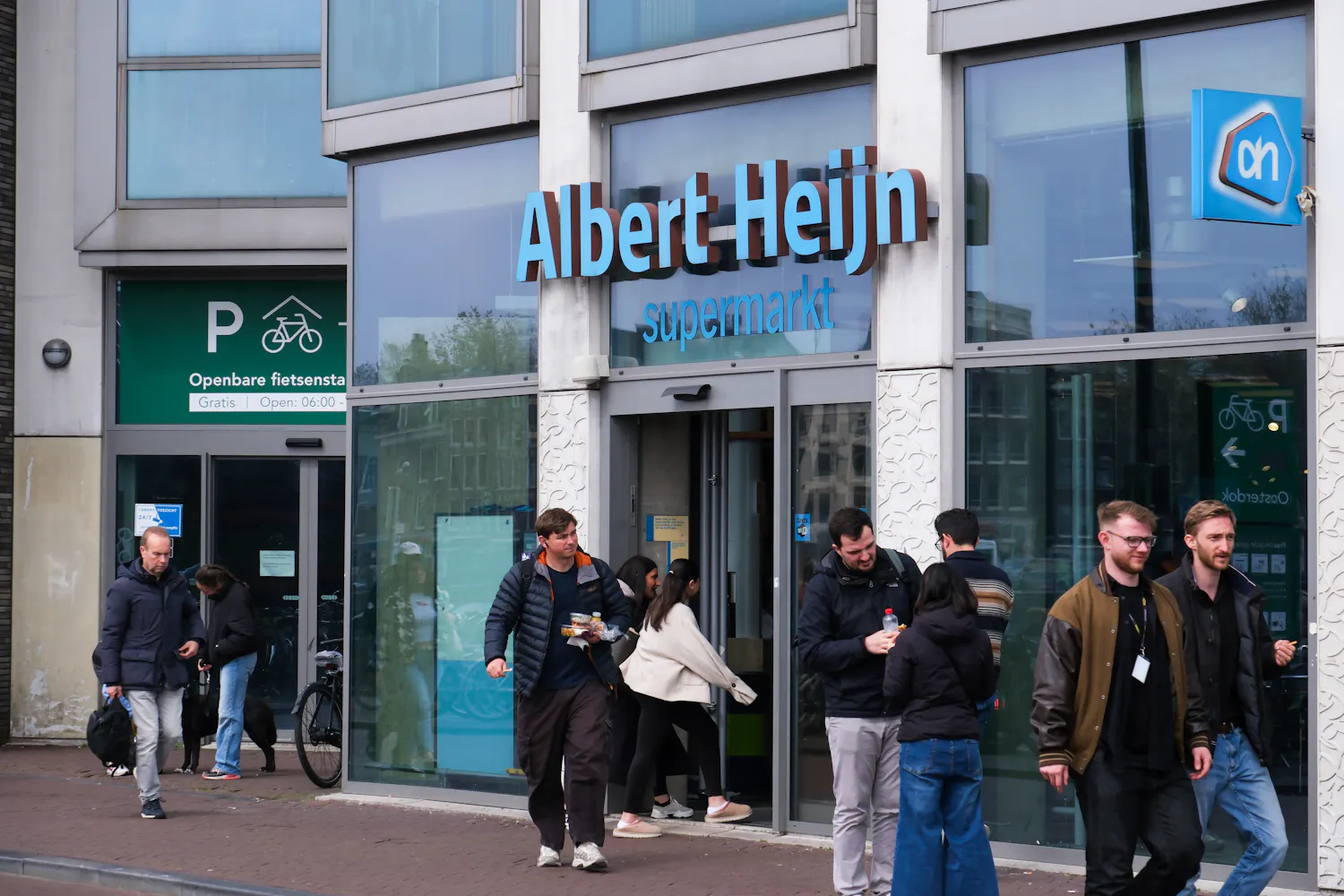 Marge moederbedrijf Albert Heijn daalt na prijsverlagingen in VS | BNR ...