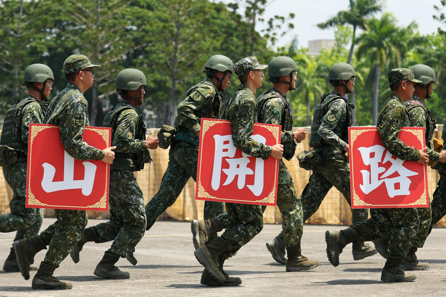 China versnelt militaire paraatheid voor plotselinge aanval op Taiwan ...