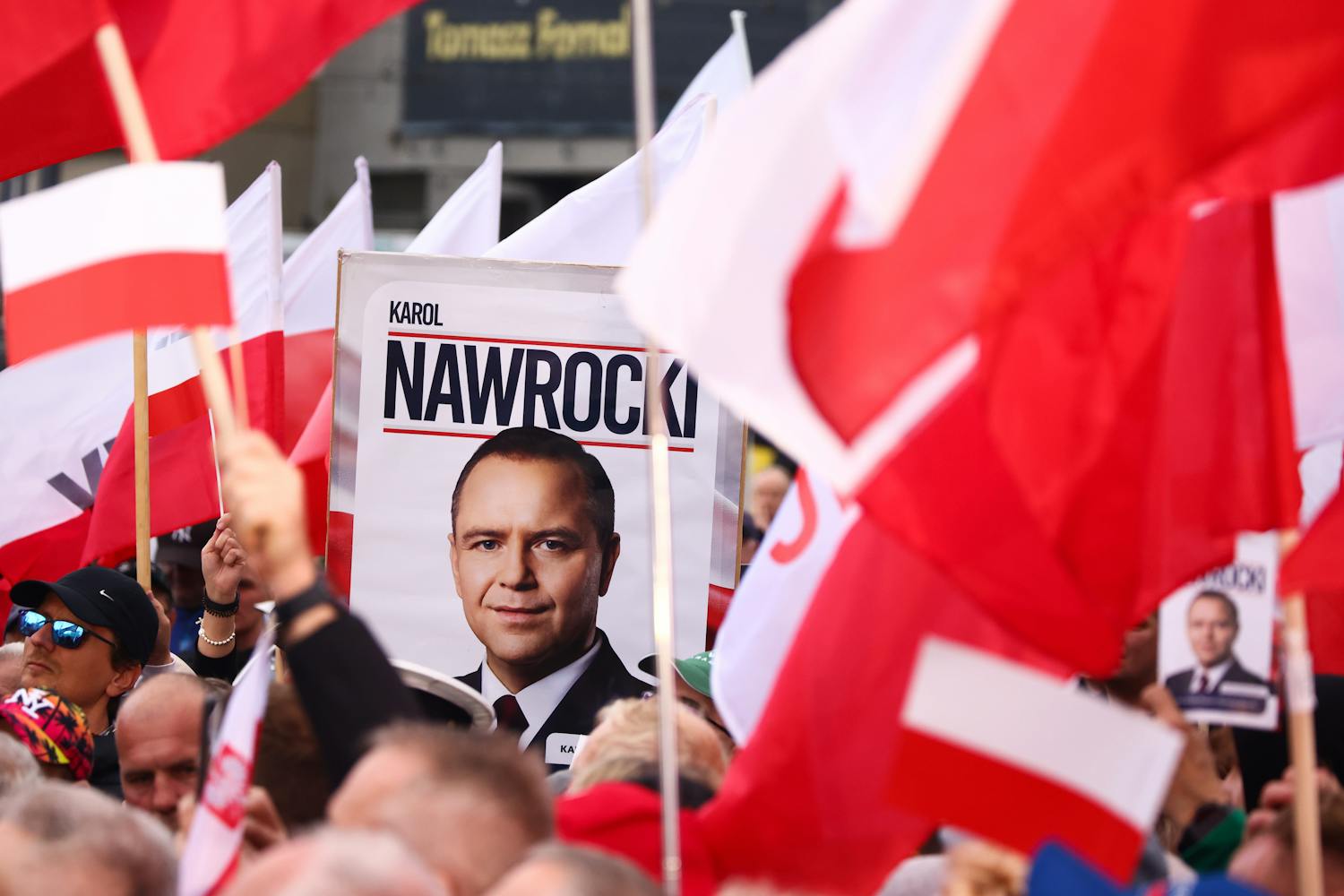 Nationalist en euroscepticus Karol Nawrocki wordt nieuwe Poolse ...