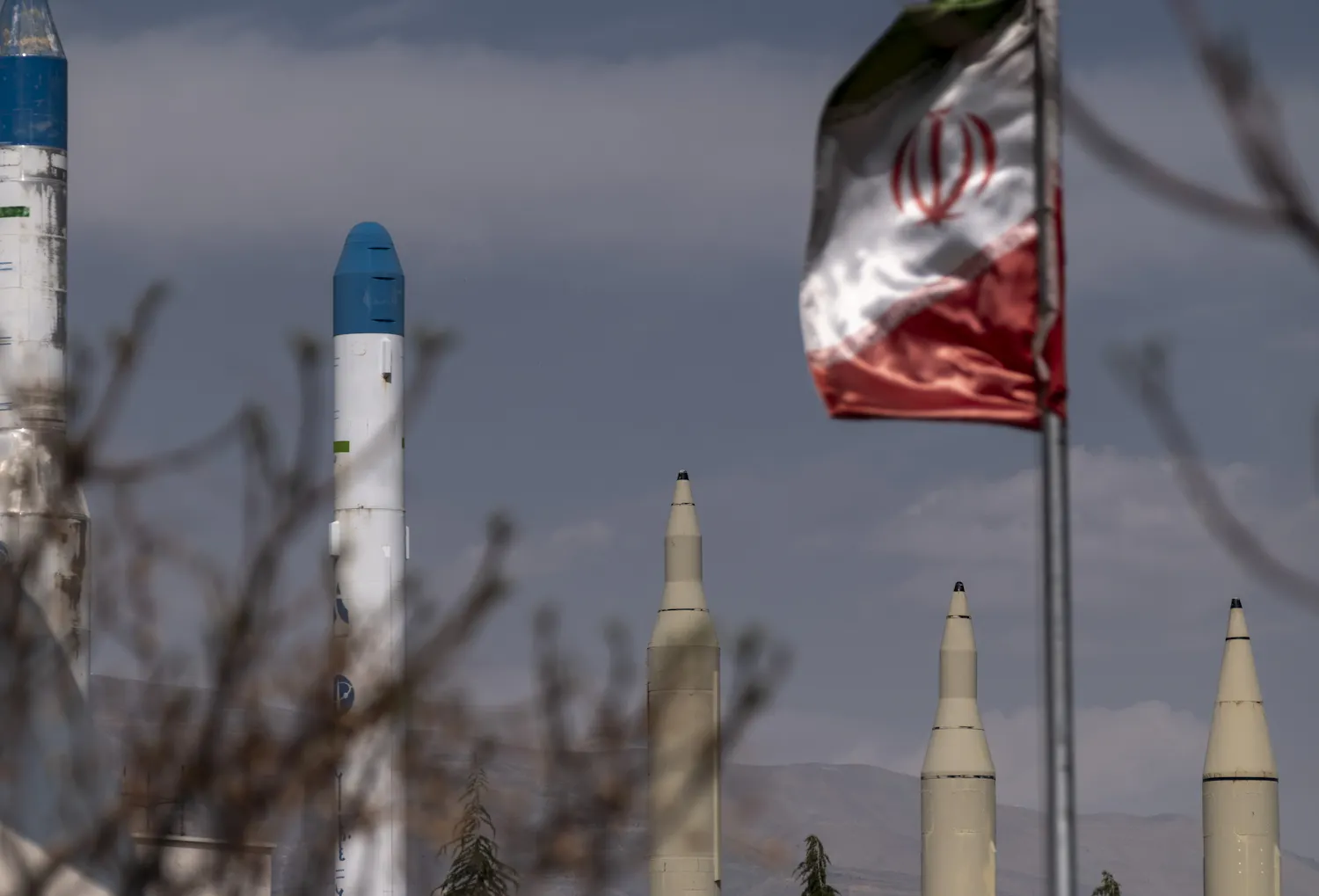 Iran breidt wapenarsenaal uit en bestelt honderden ballistische ...
