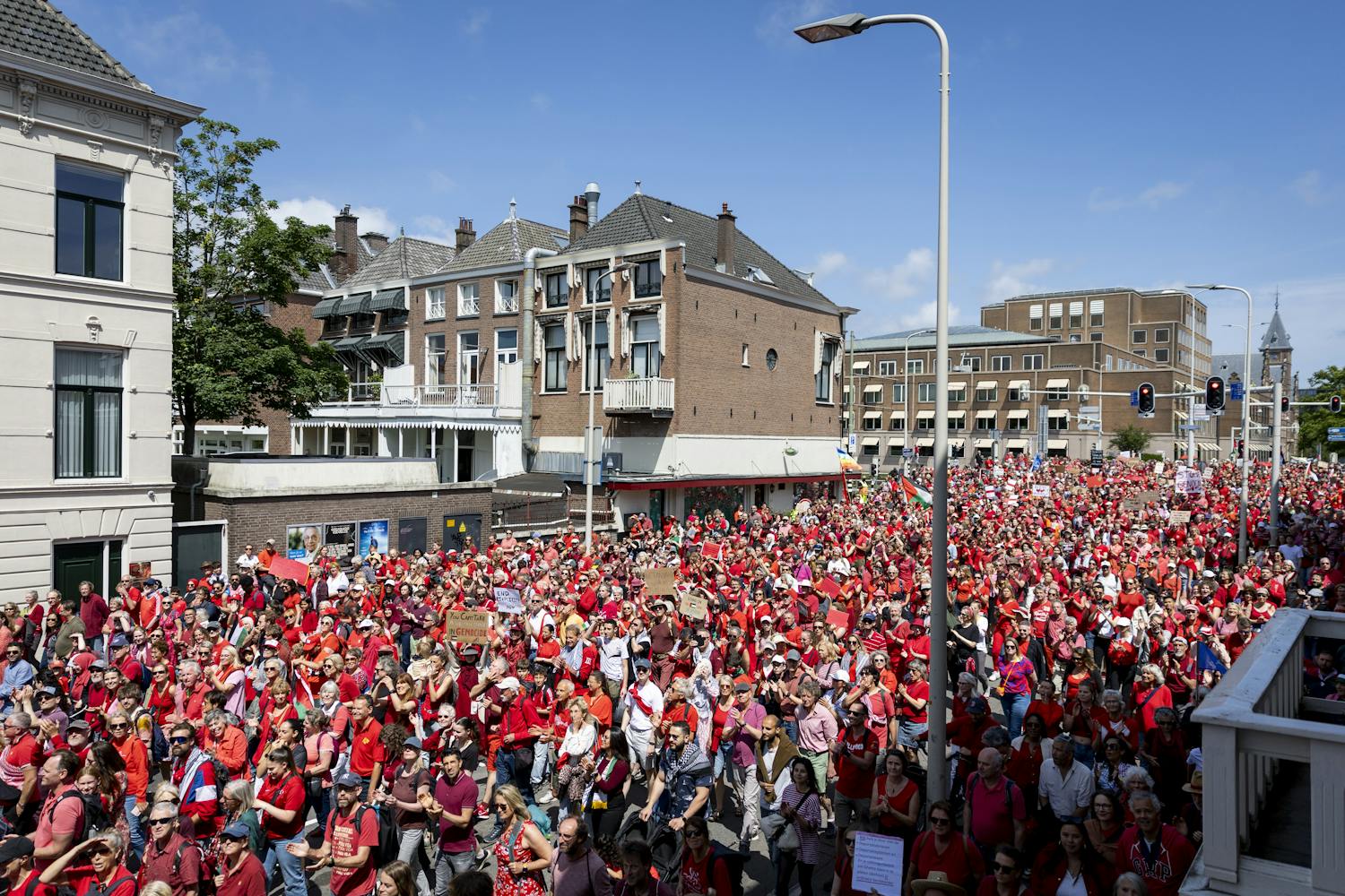 ‘150.000 deelnemers aan Rode Lijn-protest in Den Haag’ | BNR Nieuwsradio