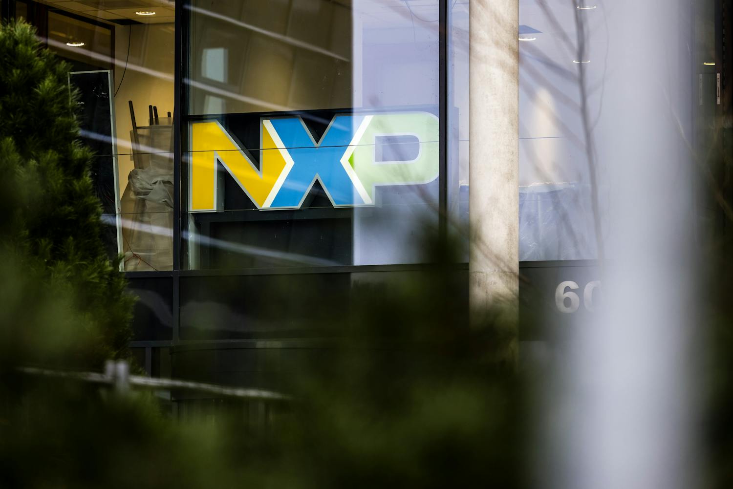 Omzet en winst NXP lopen fors terug, ‘grote afhankelijkheid autosector’ | BNR Nieuwsradio