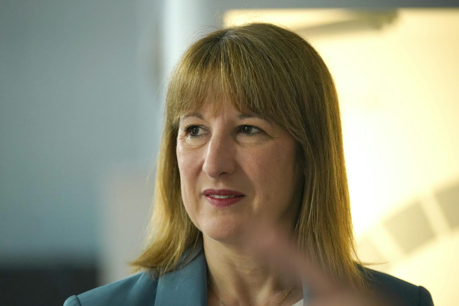 Rachel Reeves krijgt wind van voren van topman centrale bank, die ...