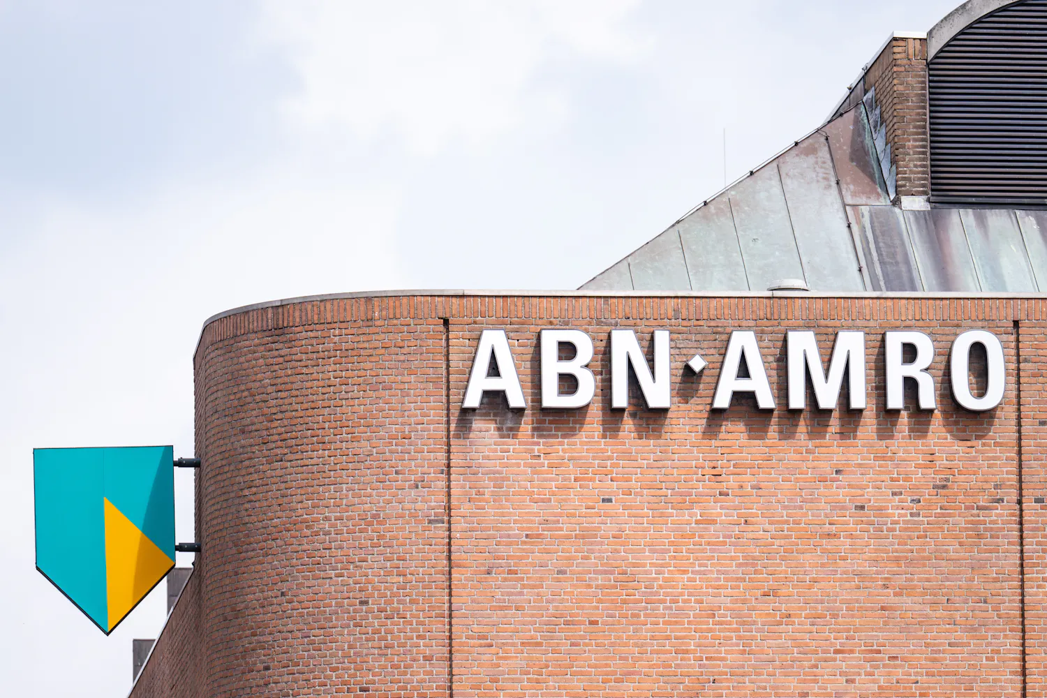 ABN Amro start digitale bank voor jongeren met spaarrente van 3 procent ...