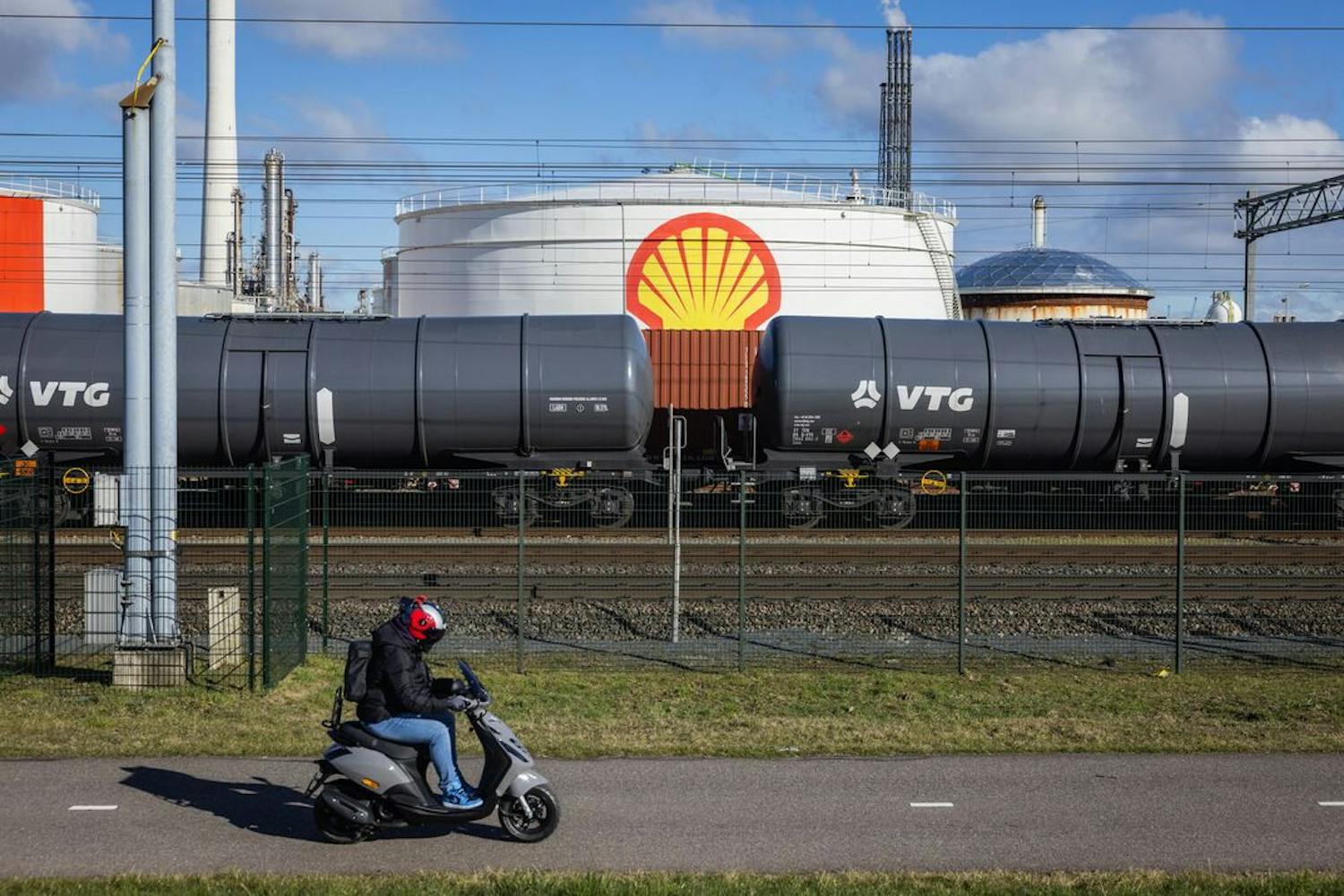 Shell stopt definitief met bouw biobrandstoffabriek om hoge kosten ...