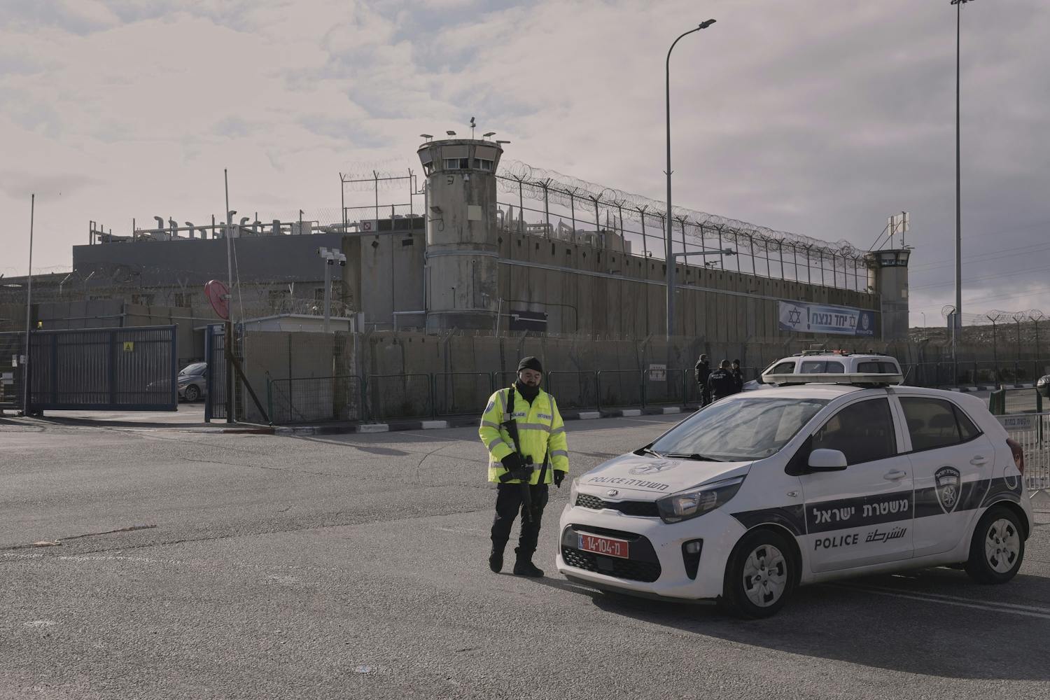 Leger Israël houdt duizenden onschuldige Palestijnen vast zonder ...