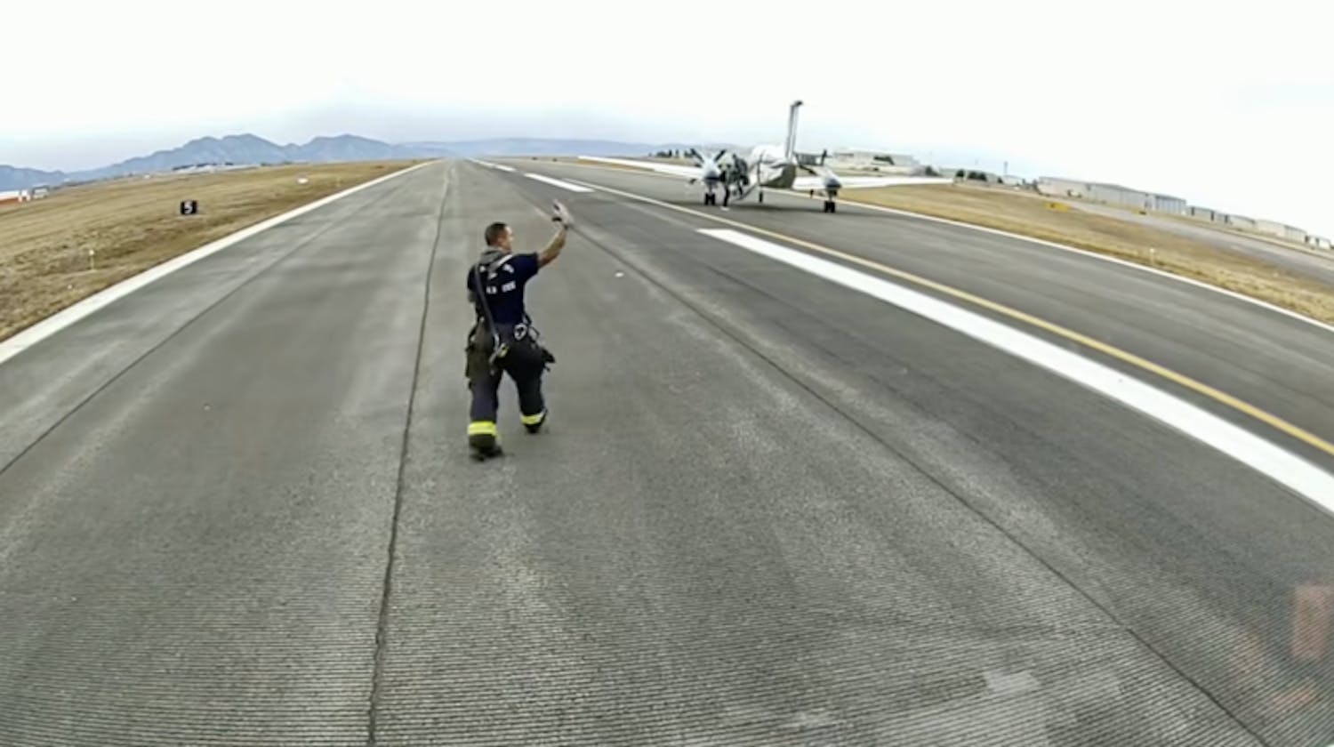 Vliegtuig maakt succesvolle noodlanding op automatische piloot | BNR ...