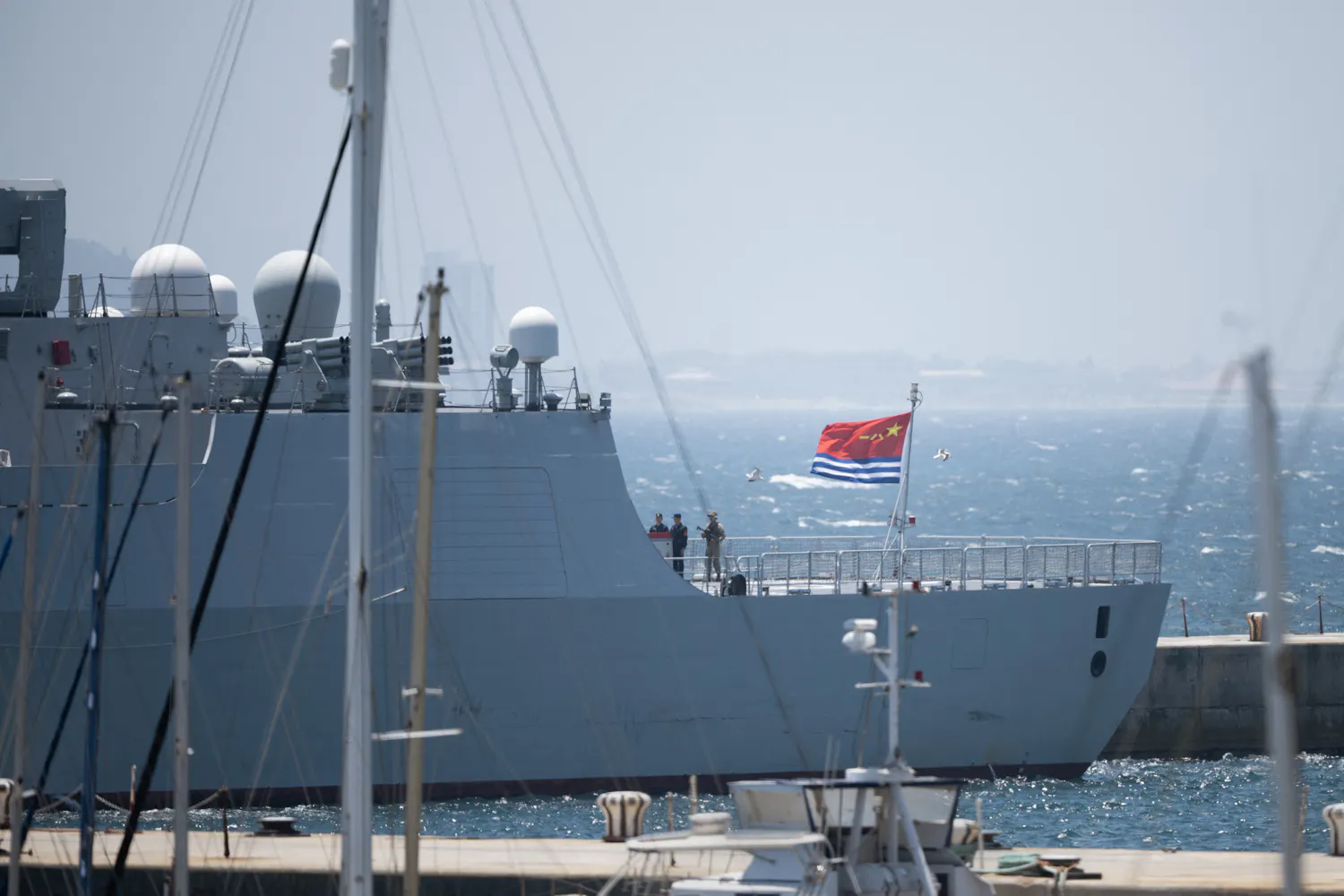 VS kijkt met argwaan naar maritieme oefening China, Rusland en Iran in ...