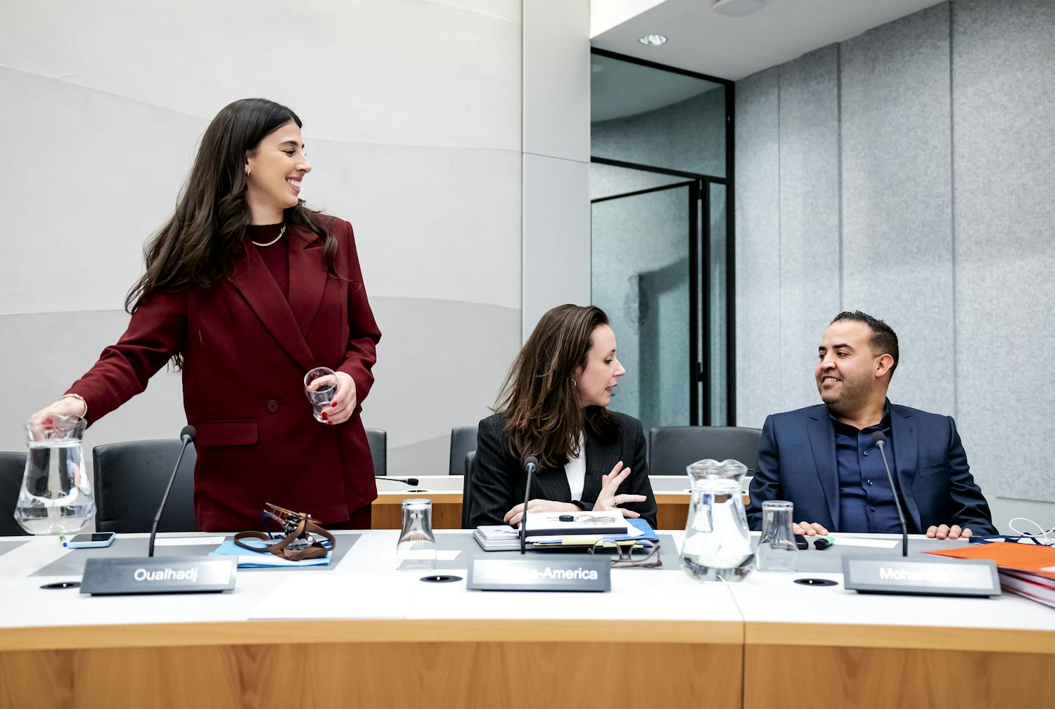 Kamer lijkt zich te verzetten tegen reclames rond podcasts NPO | BNR ...