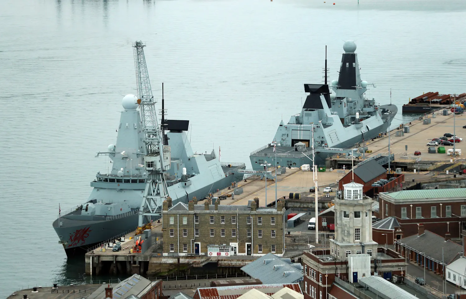 Britten sturen marineschip naar Cyprus om RAF-basis te beschermen | BNR ...