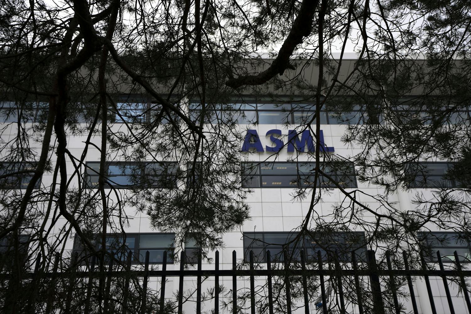 ASML gaat 'zoals Philips' woningbouw financieren | BNR Nieuwsradio