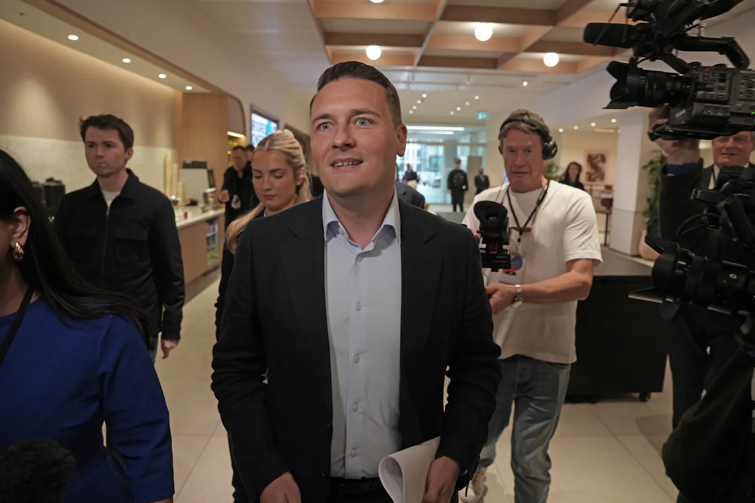 Wes Streeting wil Brits premier worden, fileert Starmer en noemt Brexit ...