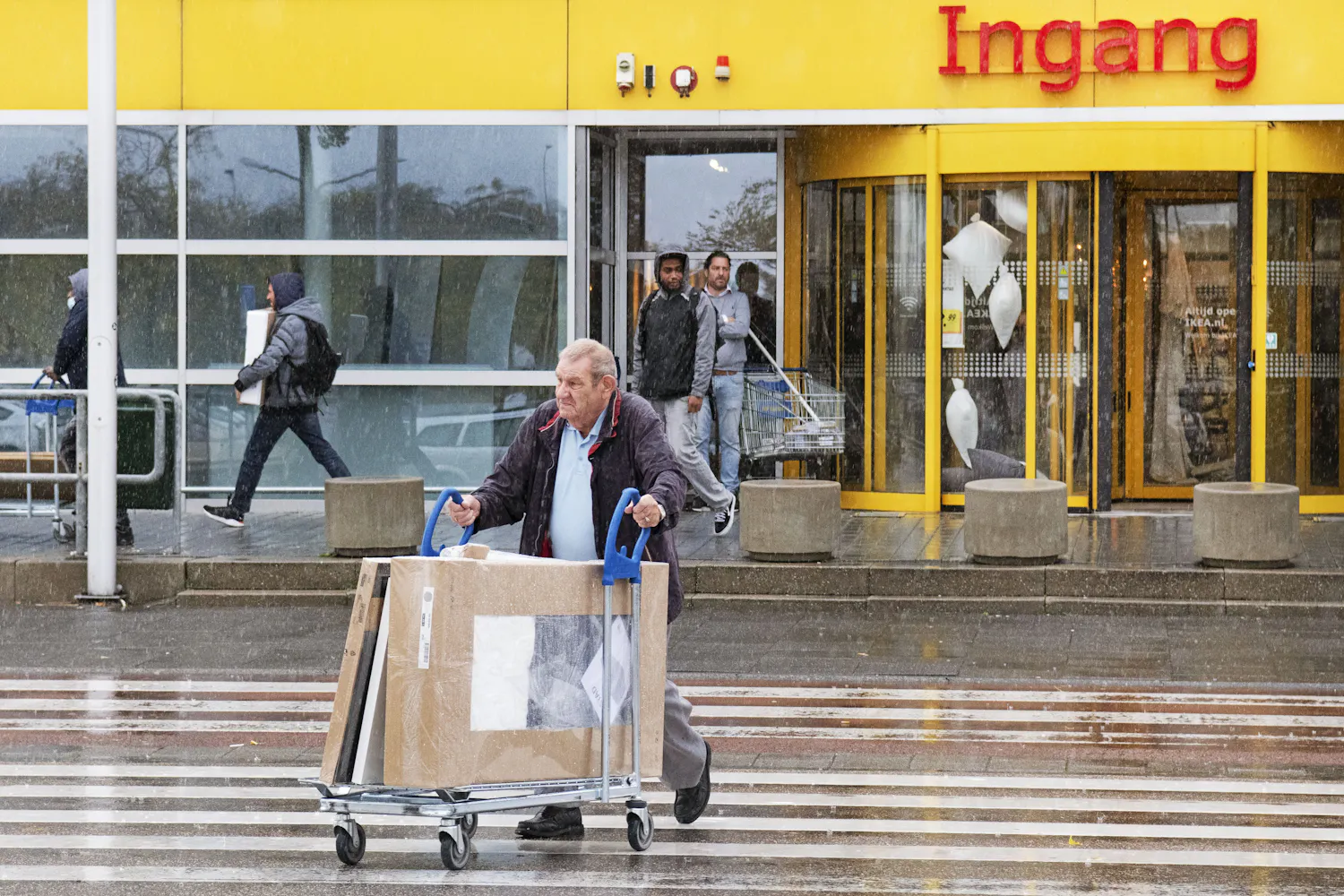 IKEA ontslaat wereldwijd 800 medewerkers om kosten te besparen | BNR ...