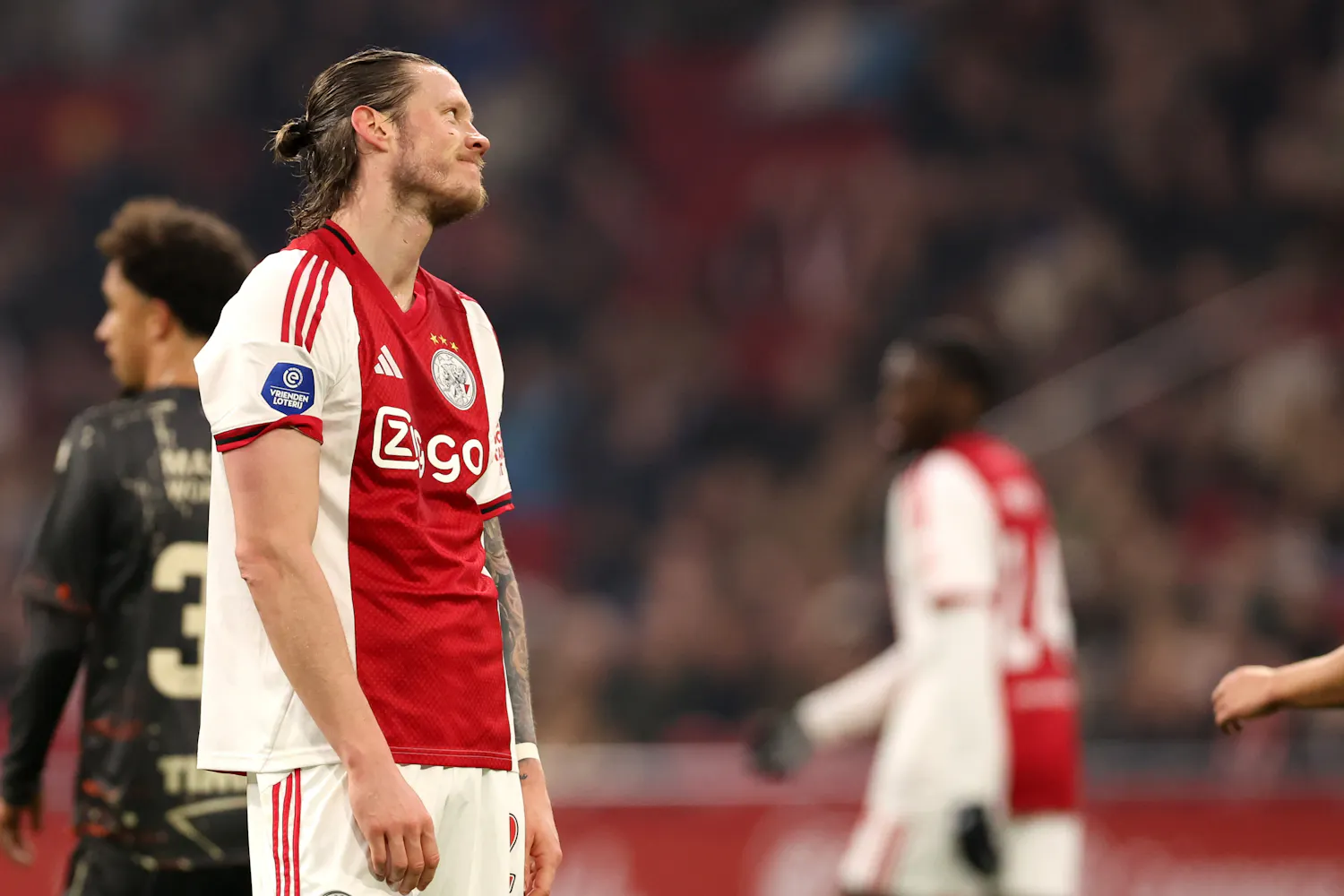 Ajax loopt miljoenen mis door verhuizing naar Volendam, maar financieel ...