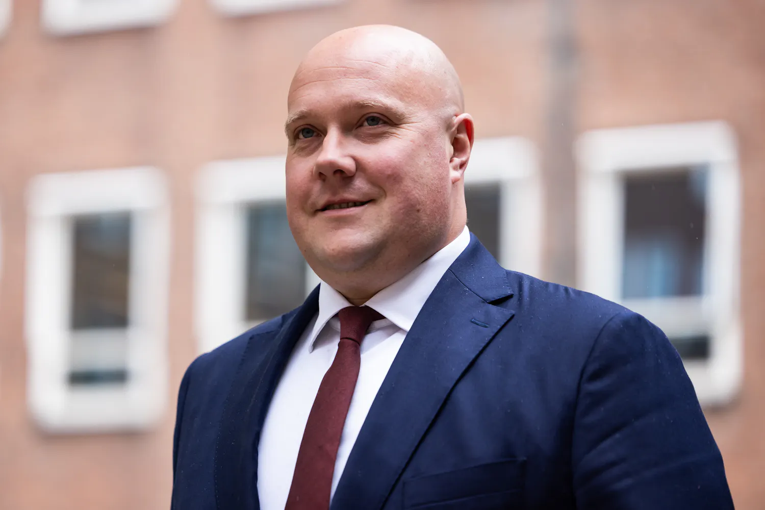 Minister Aartsen hoopt na intrekken bezuinigingen op ‘constructief ...