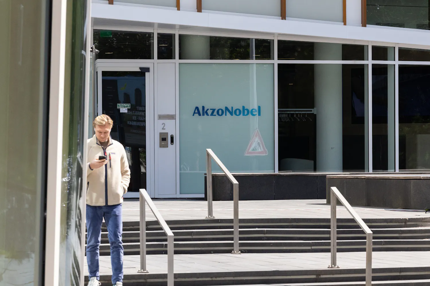AkzoNobel wijst bod Nippon Paint af, aandeel schiet omhoog | BNR ...
