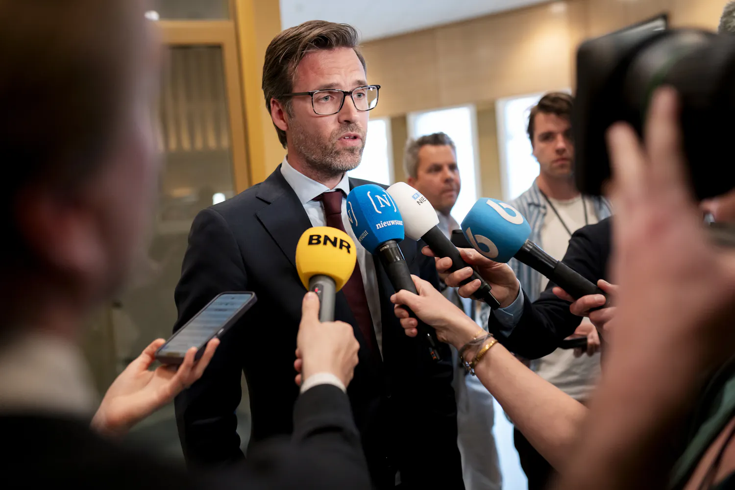 GroenLinks-PvdA redt kabinet: Toch meerderheid voor begroting ...