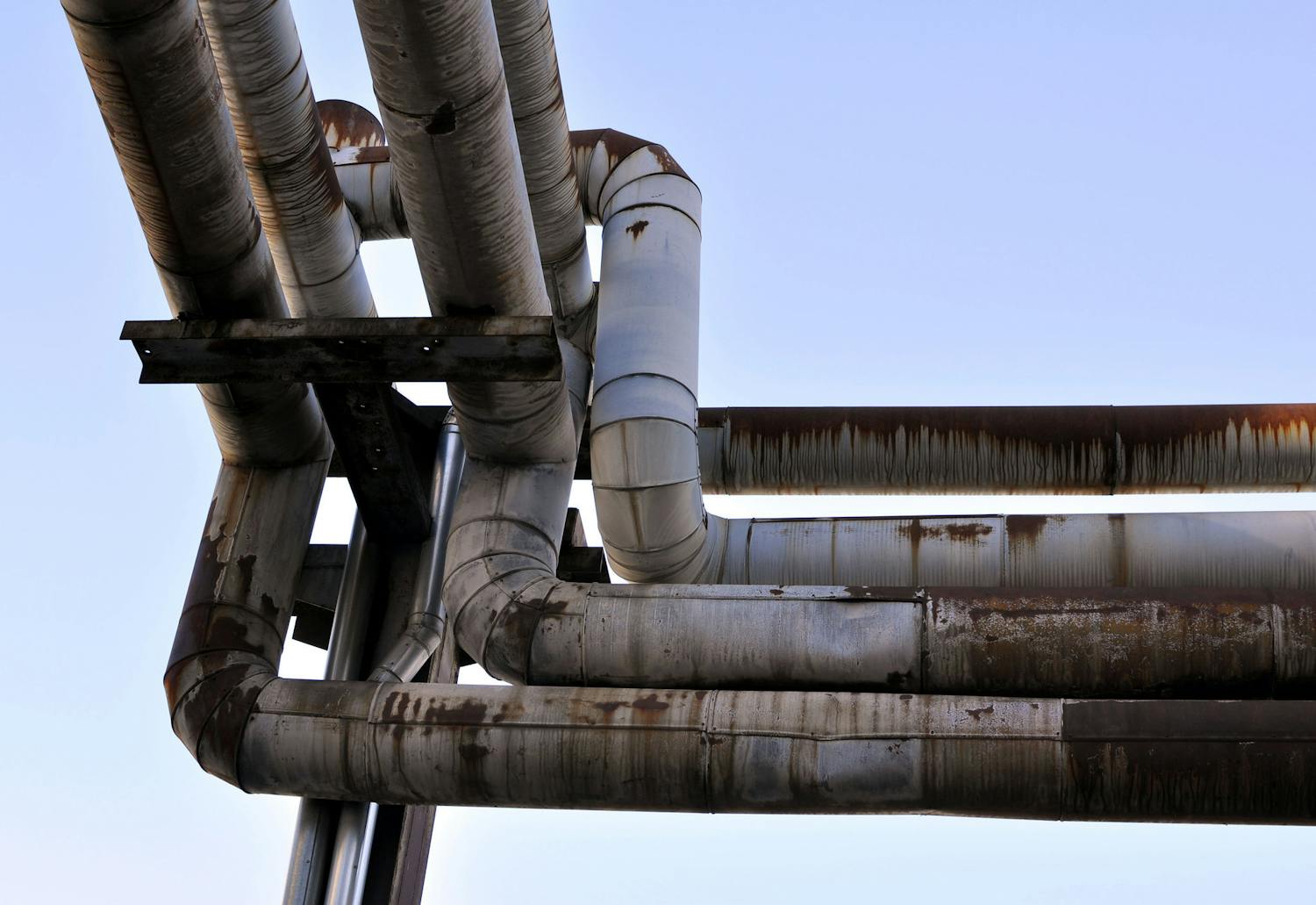 Duitsland wil helemaal stoppen met Russische olie | BNR Nieuwsradio