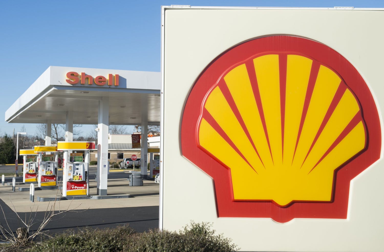 Shell geeft toe: 'We betalen geen winstbelasting in Nederland' | BNR ...