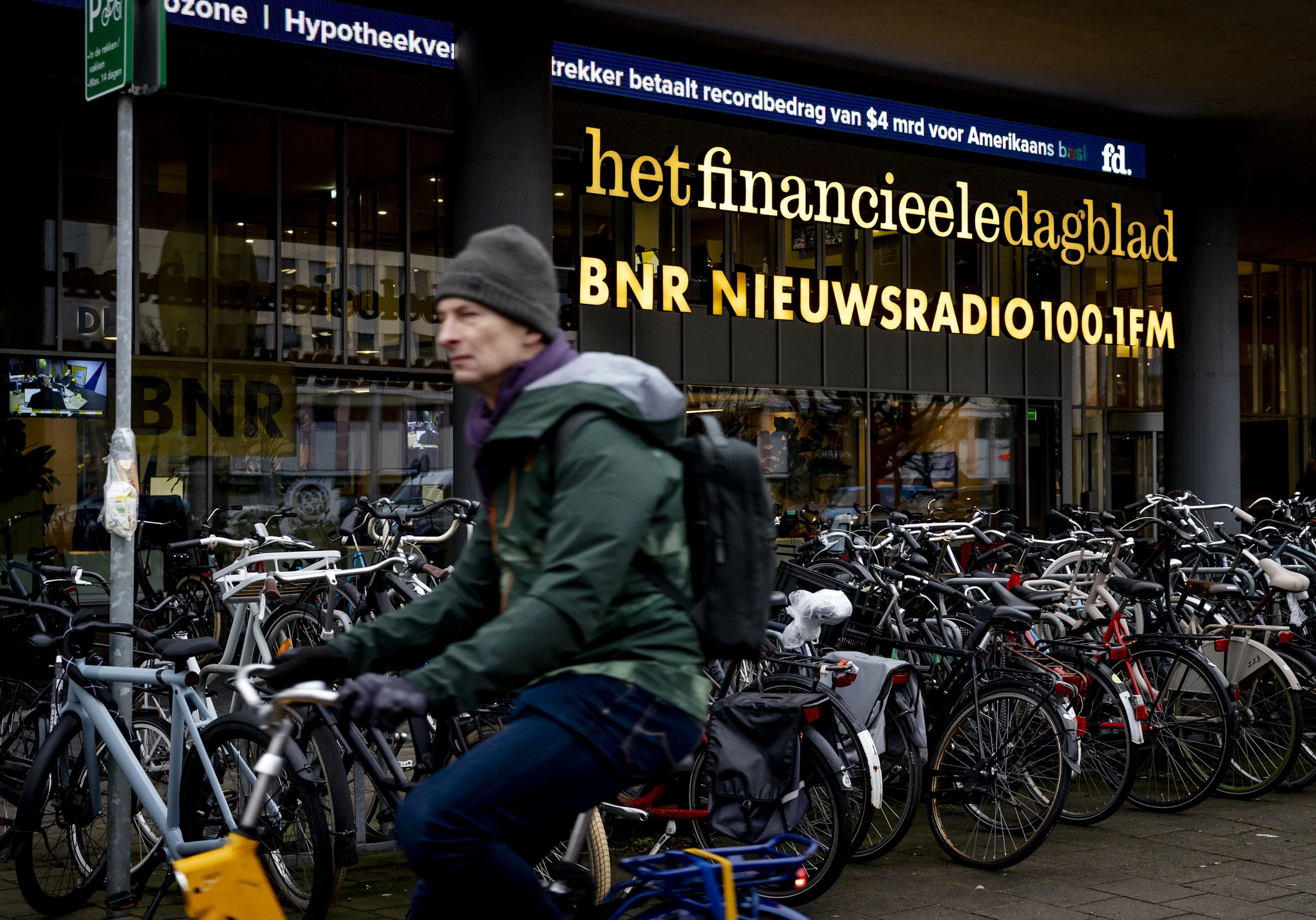 Veiling FM-frequenties voor commerciële radiozenders van start | BNR ...