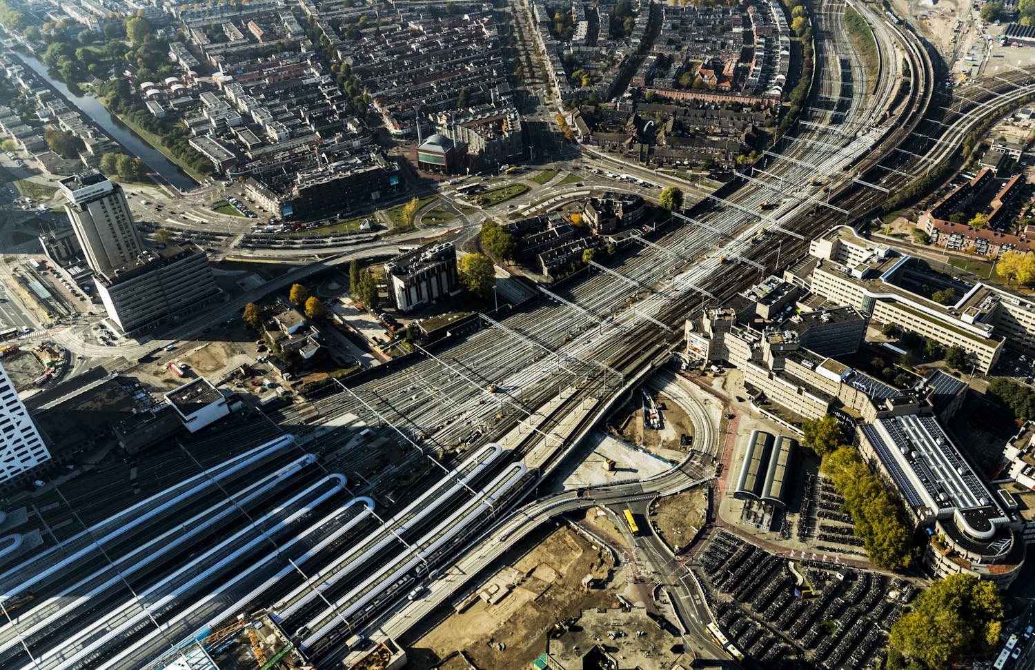 NS wil woningen boven spoor bouwen | BNR Nieuwsradio