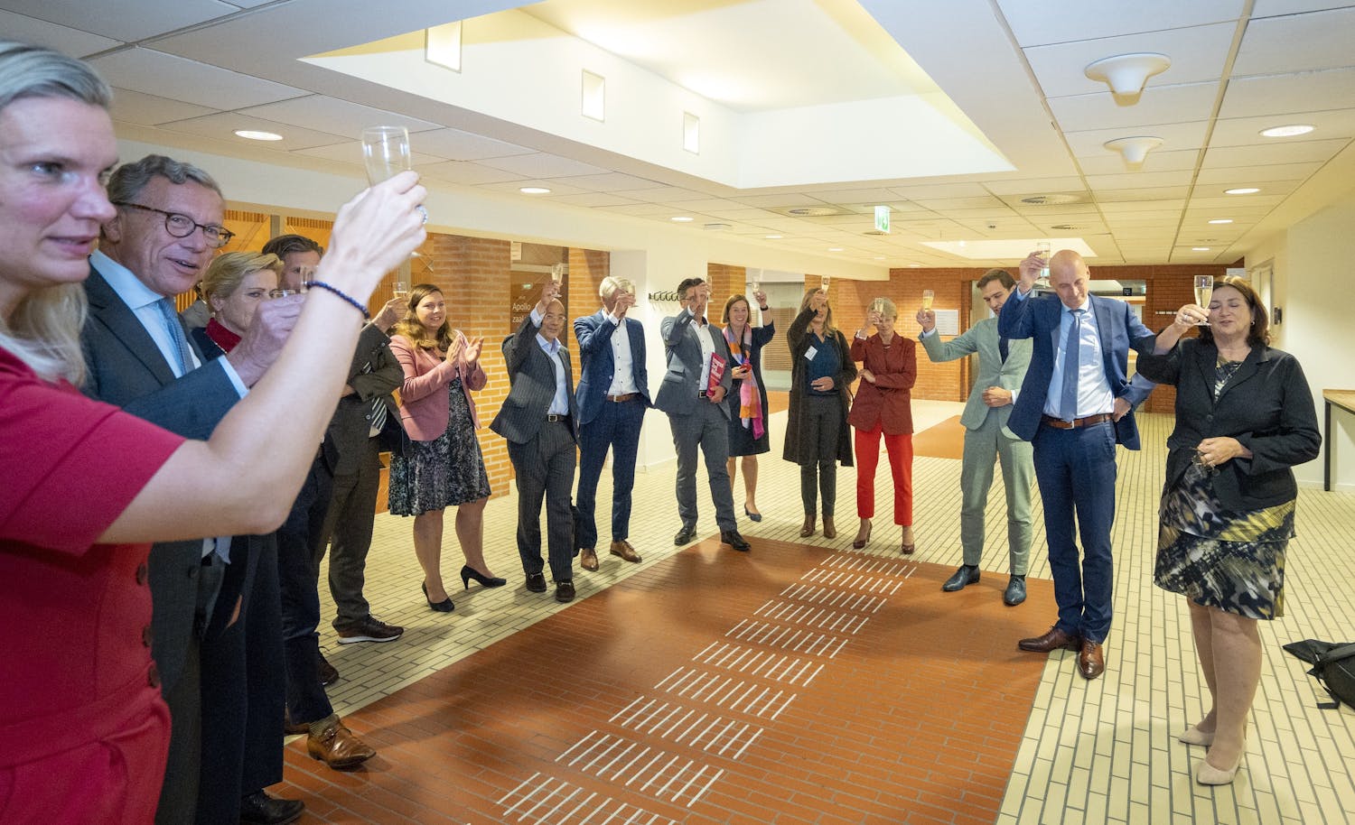 Sector ondertekent zorgakkoord, zonder huisartsen | BNR Nieuwsradio