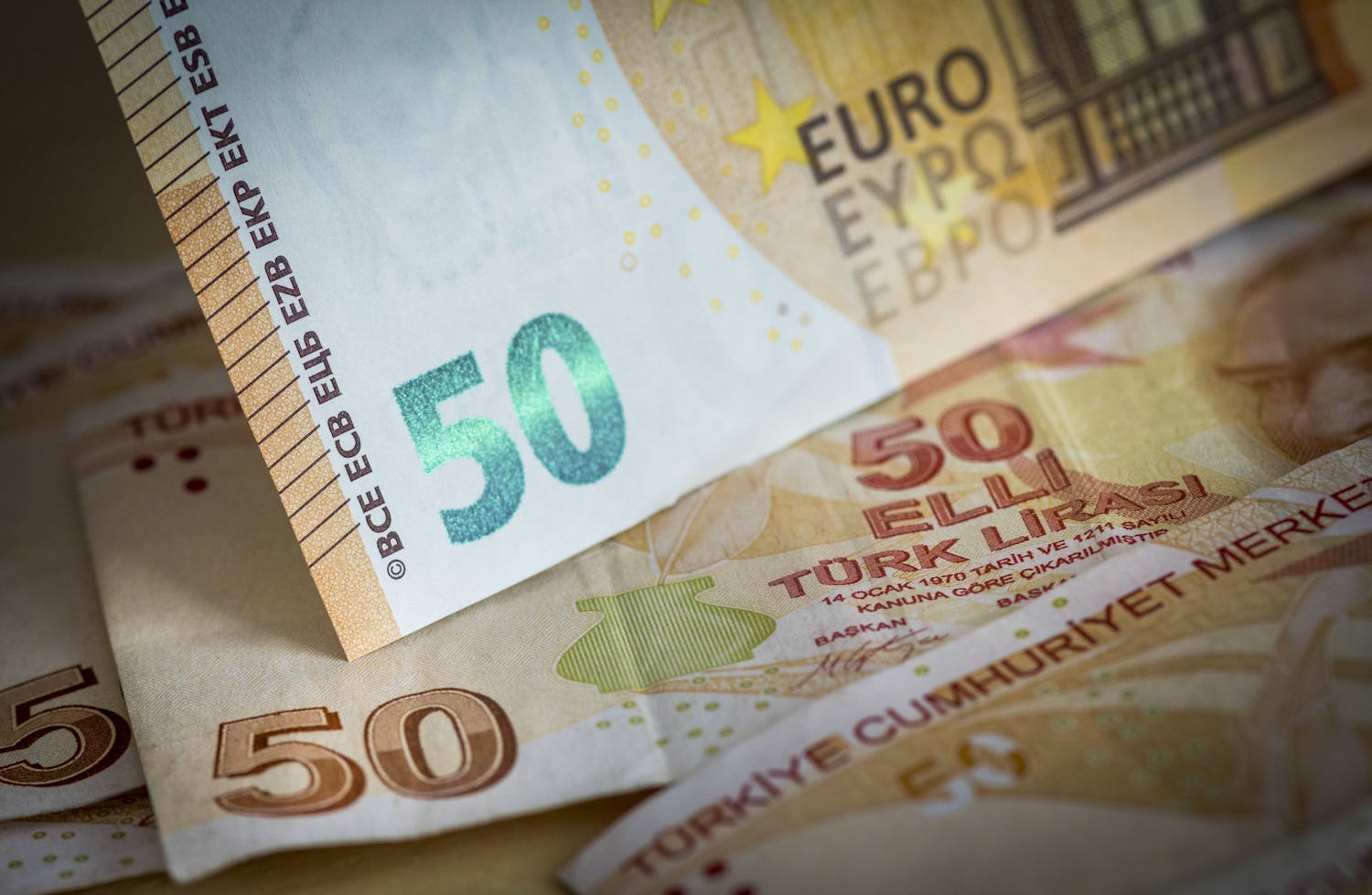 Nederlanders betalen dit jaar 600 euro meer voor vaste lasten | BNR ...