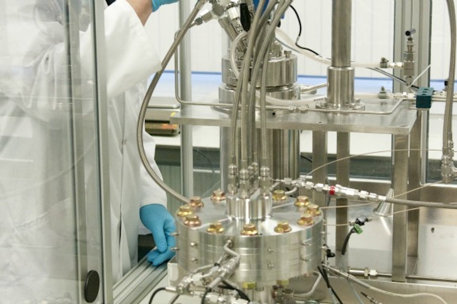 Nieuwe chemische reactor produceert efficiënter en veiliger | BNR ...